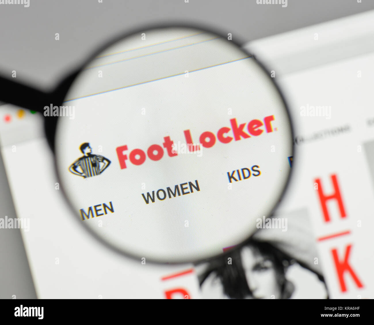 Foot locker logo hi-res stock photography and images - Alamy