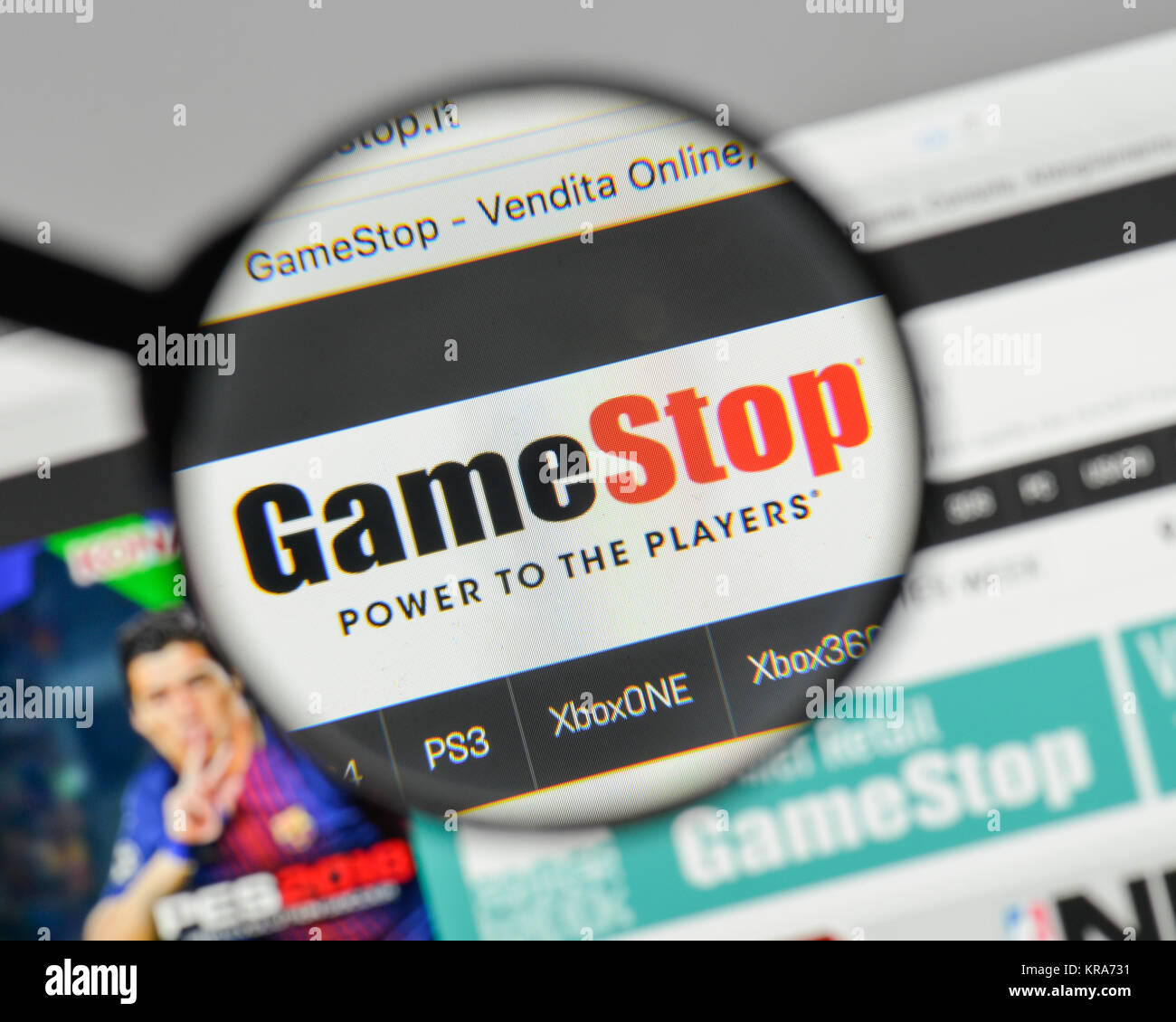 Gamestop logo hi-res stock photography and images - Alamy