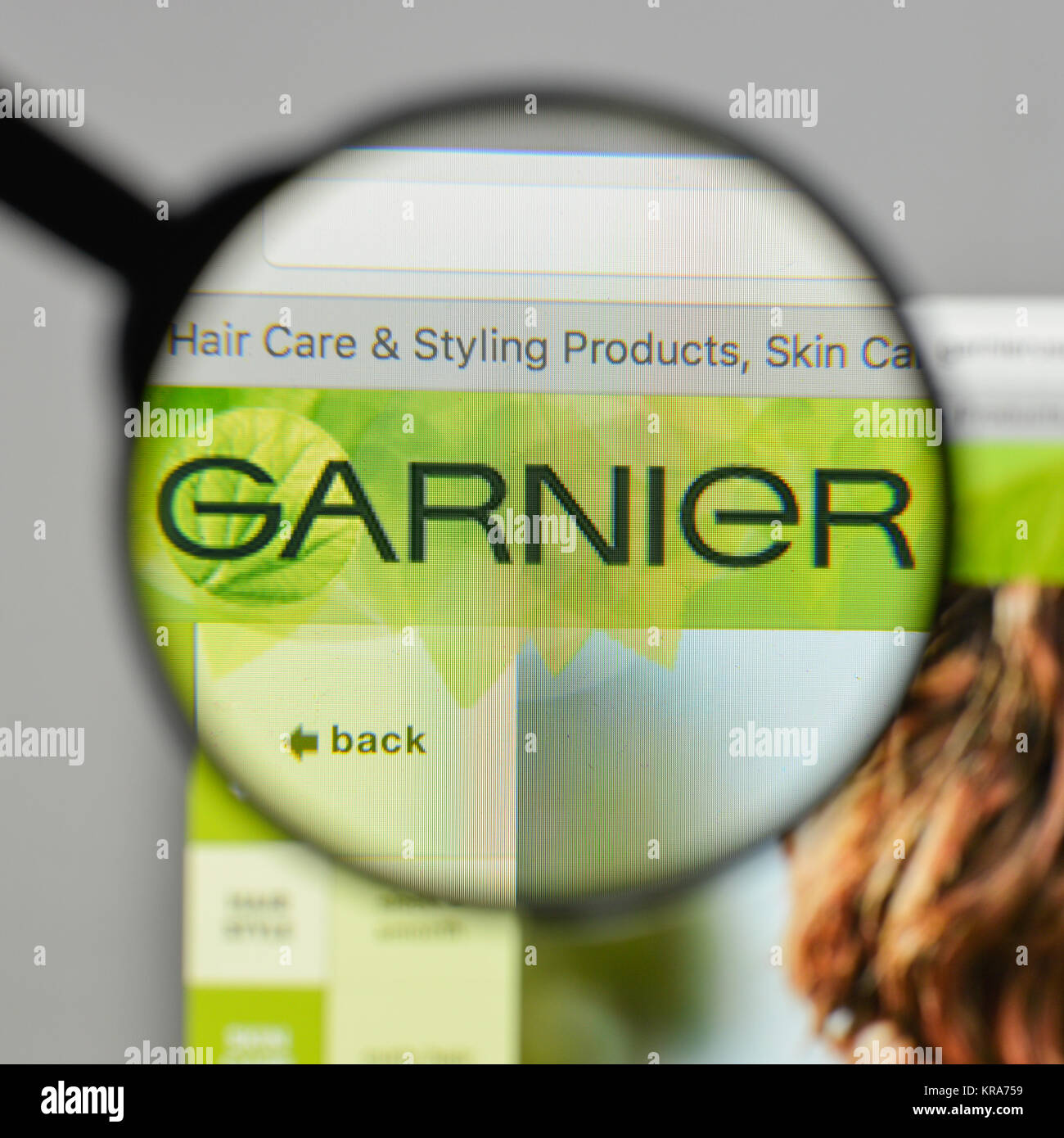 Garnier Logo