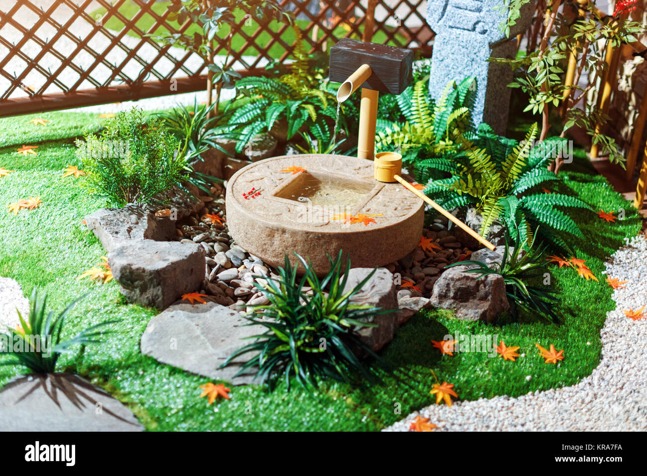 Japanese garden fountain hi-res stock photography and images - Alamy