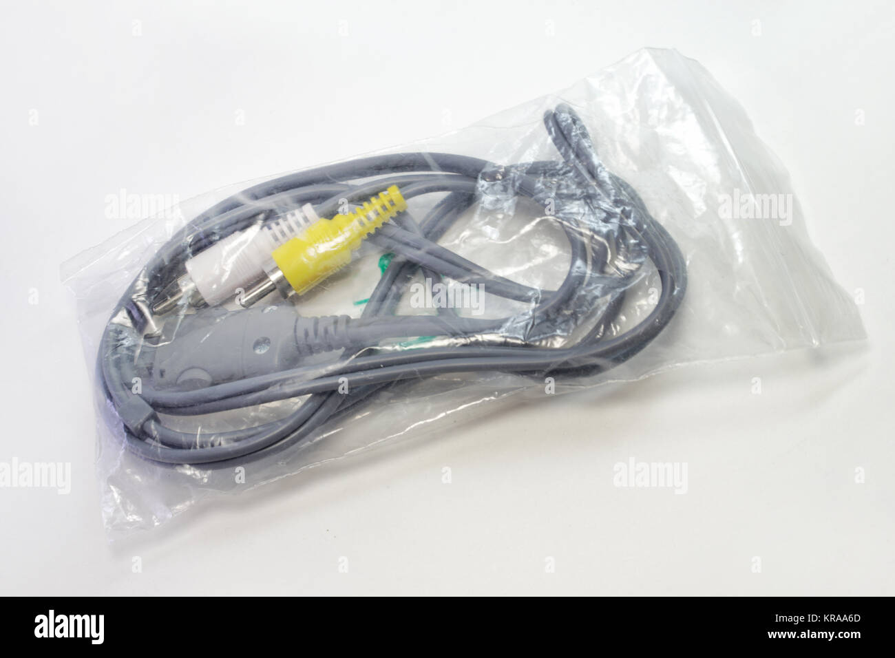 Cord for the analog connection of the digital camera to a TV by RCA ...