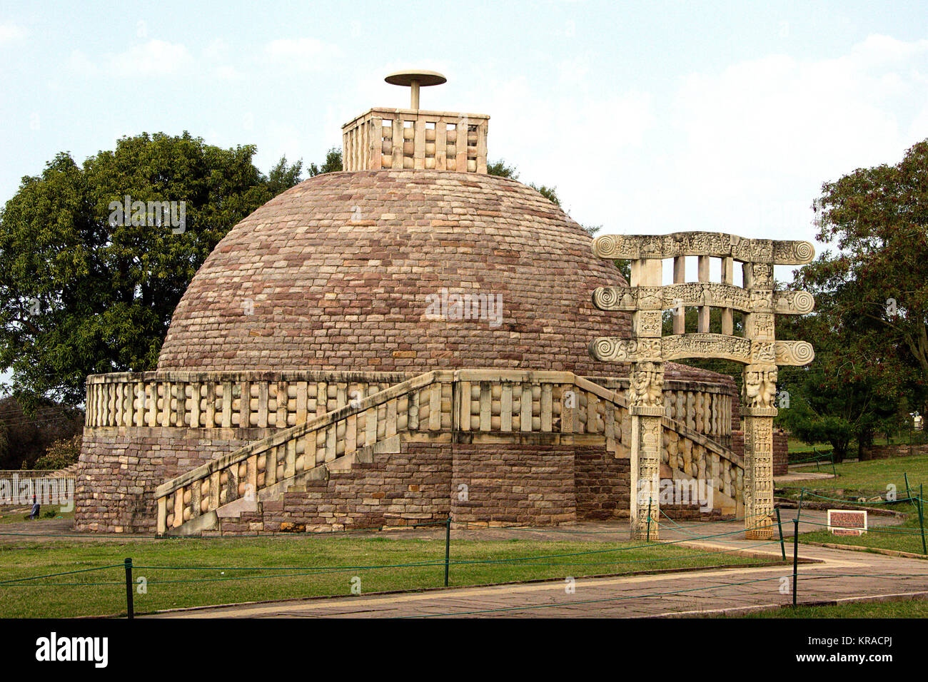 Sanchi gate hi-res stock photography and images - Alamy