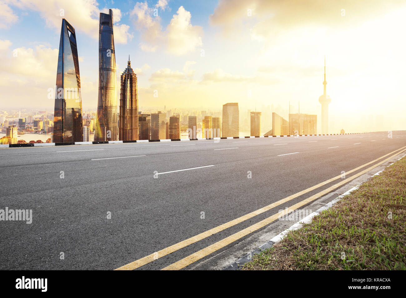 Emtpy buildings hi-res stock photography and images - Alamy