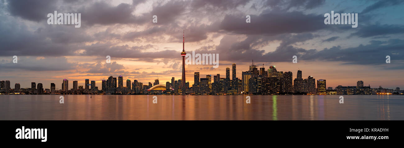 Panorama of toronto skyline hi-res stock photography and images - Alamy
