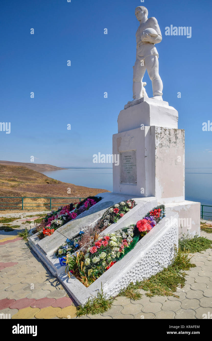 Statue soldiers in wwii hi-res stock photography and images - Alamy