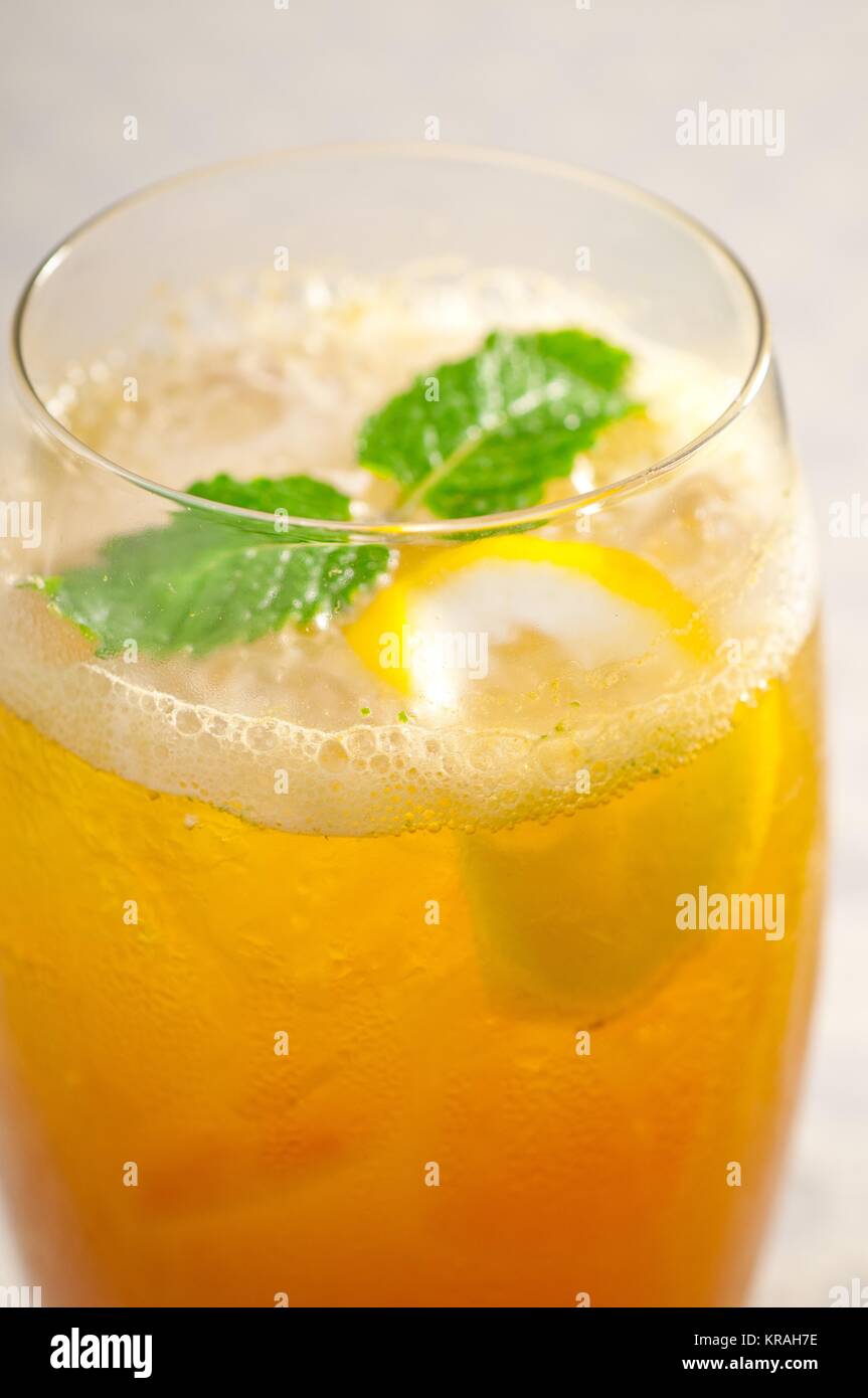 refreshing ice tea Stock Photo - Alamy