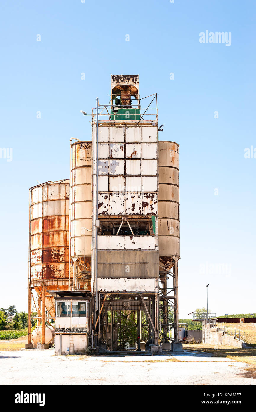 concrete mixing silo Stock Photo - Alamy