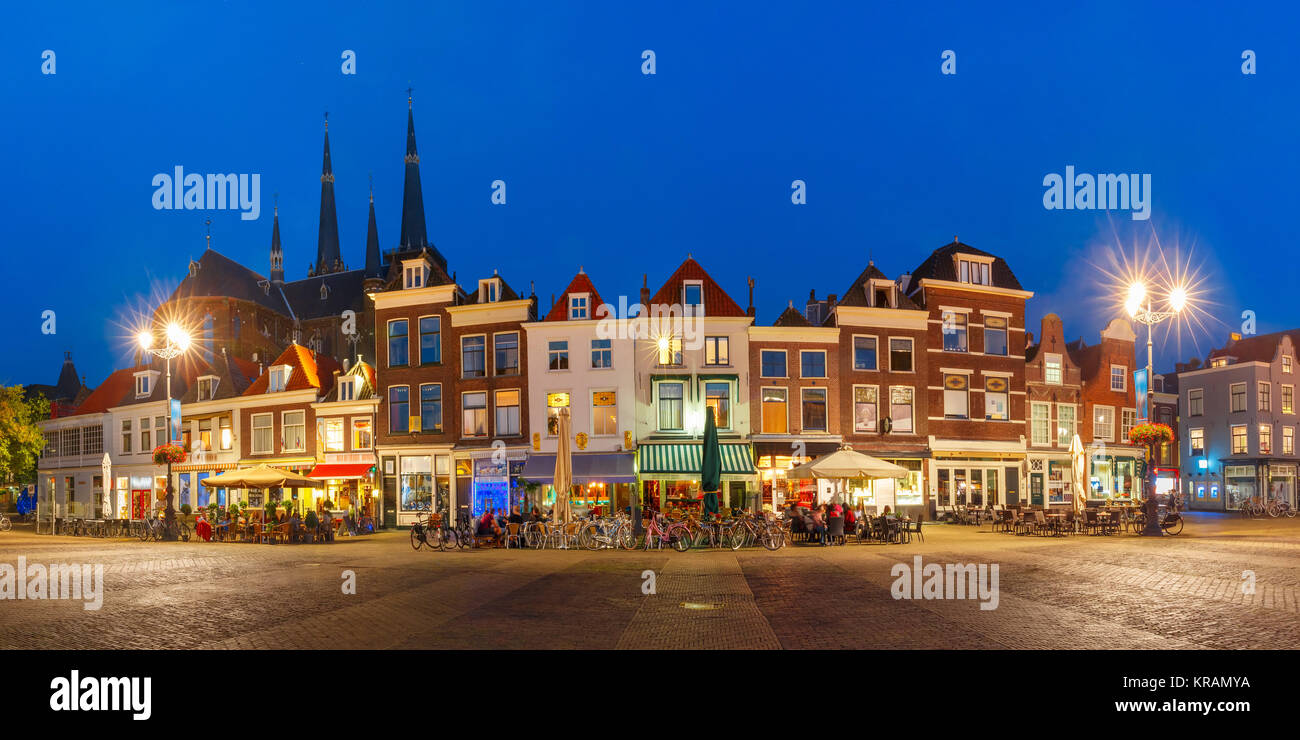 Markt square at night in Delft, Netherlands Stock Photo - Alamy