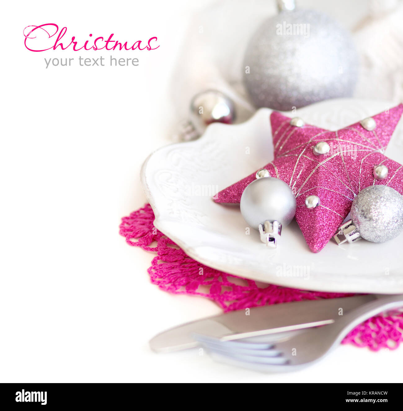 Fuchsia Pink Christmas Table Setting Stock Photo - Alamy