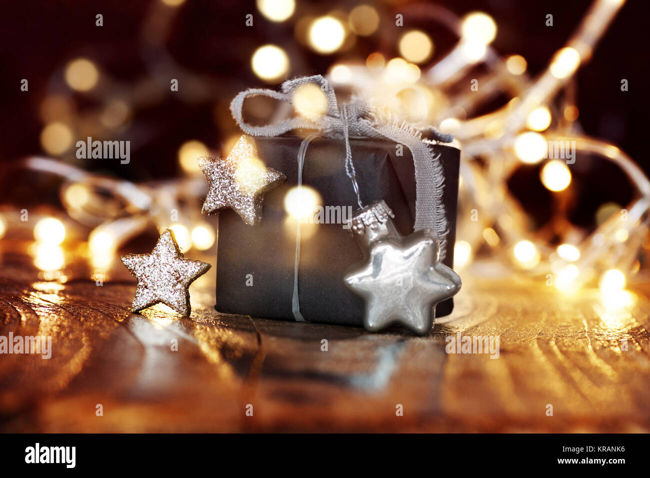 Christmas chain hi-res stock photography and images - Alamy