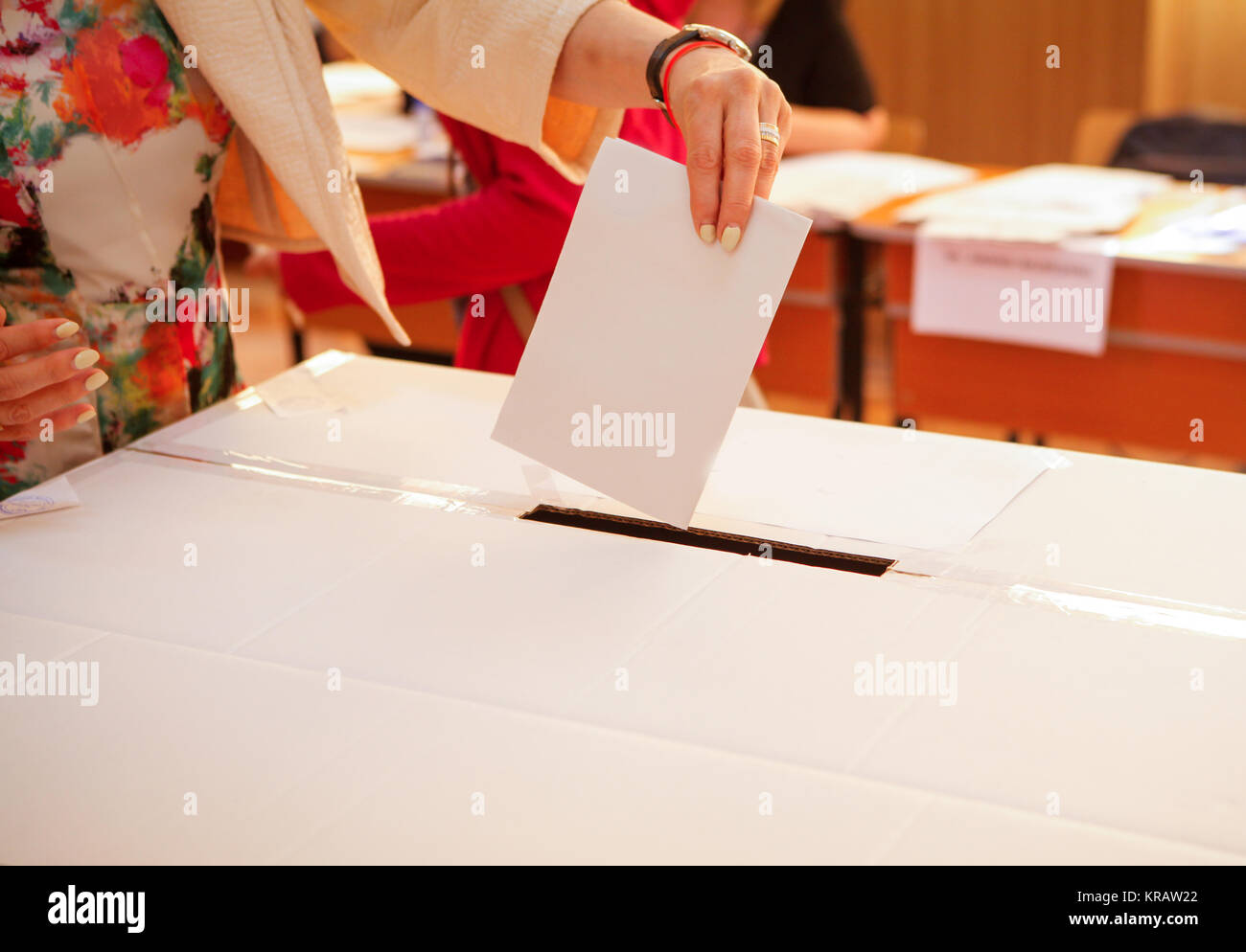 Voter casts ballot polling hi-res stock photography and images - Alamy