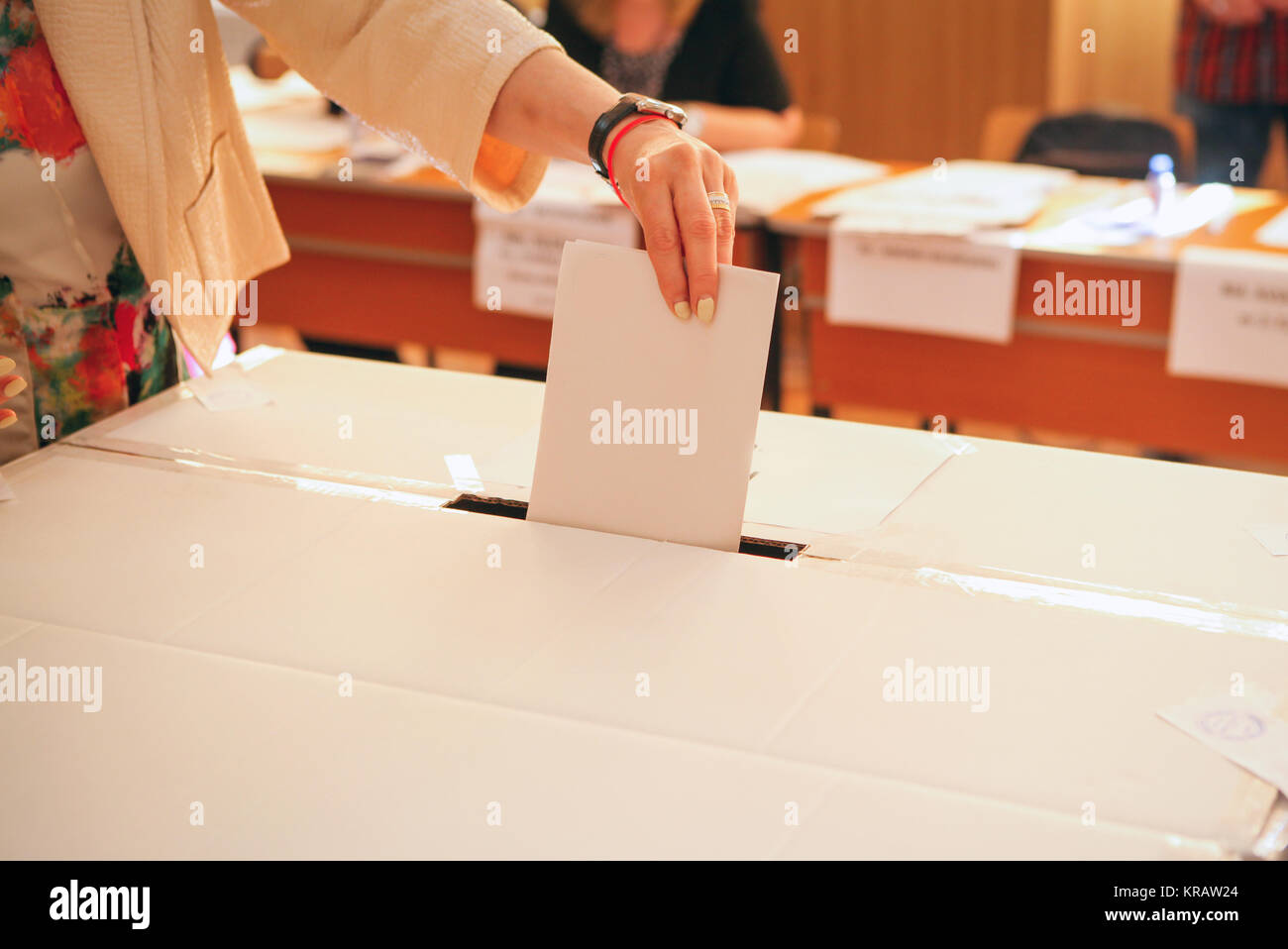Voter casts ballot polling hi-res stock photography and images - Alamy