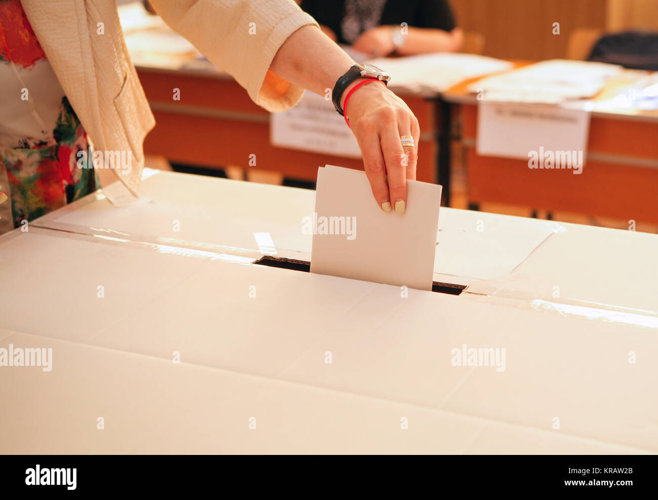 Voter casts ballot polling hi-res stock photography and images - Alamy