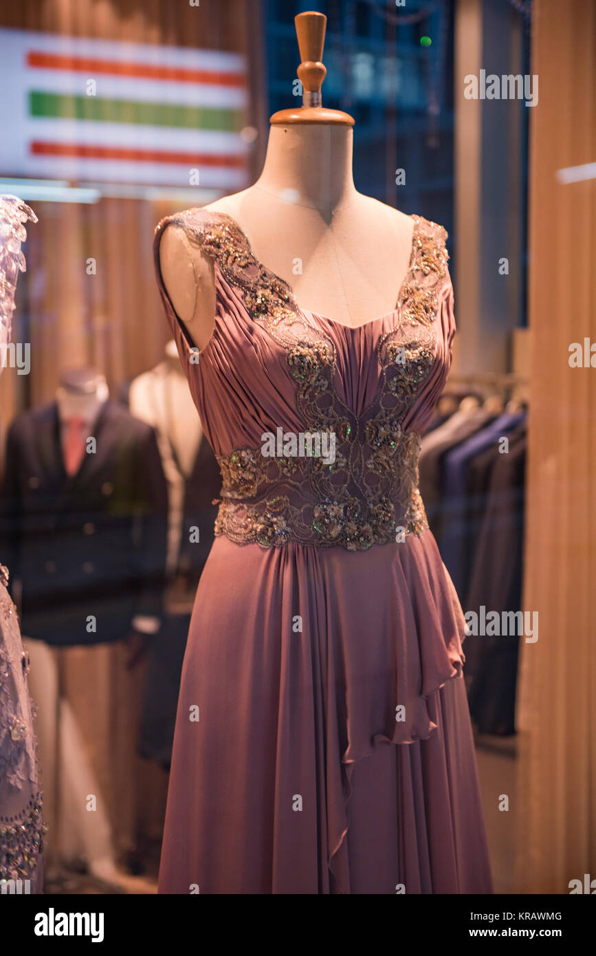 Retail shop display women hi-res stock photography and images - Alamy