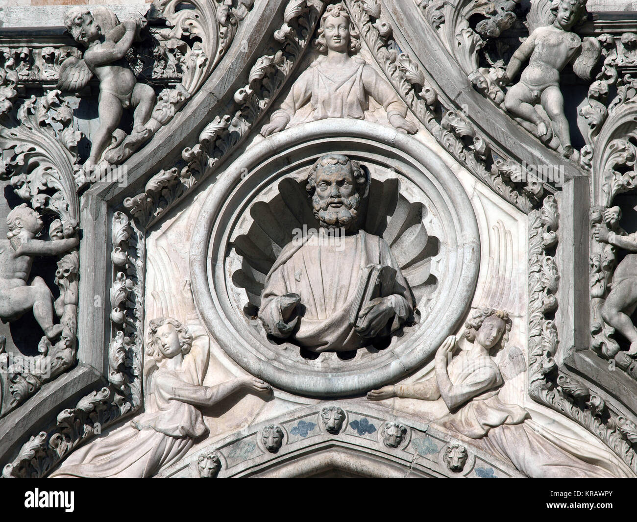 Imperishable beauty of details on the basilica of st Mark's - Venice ...