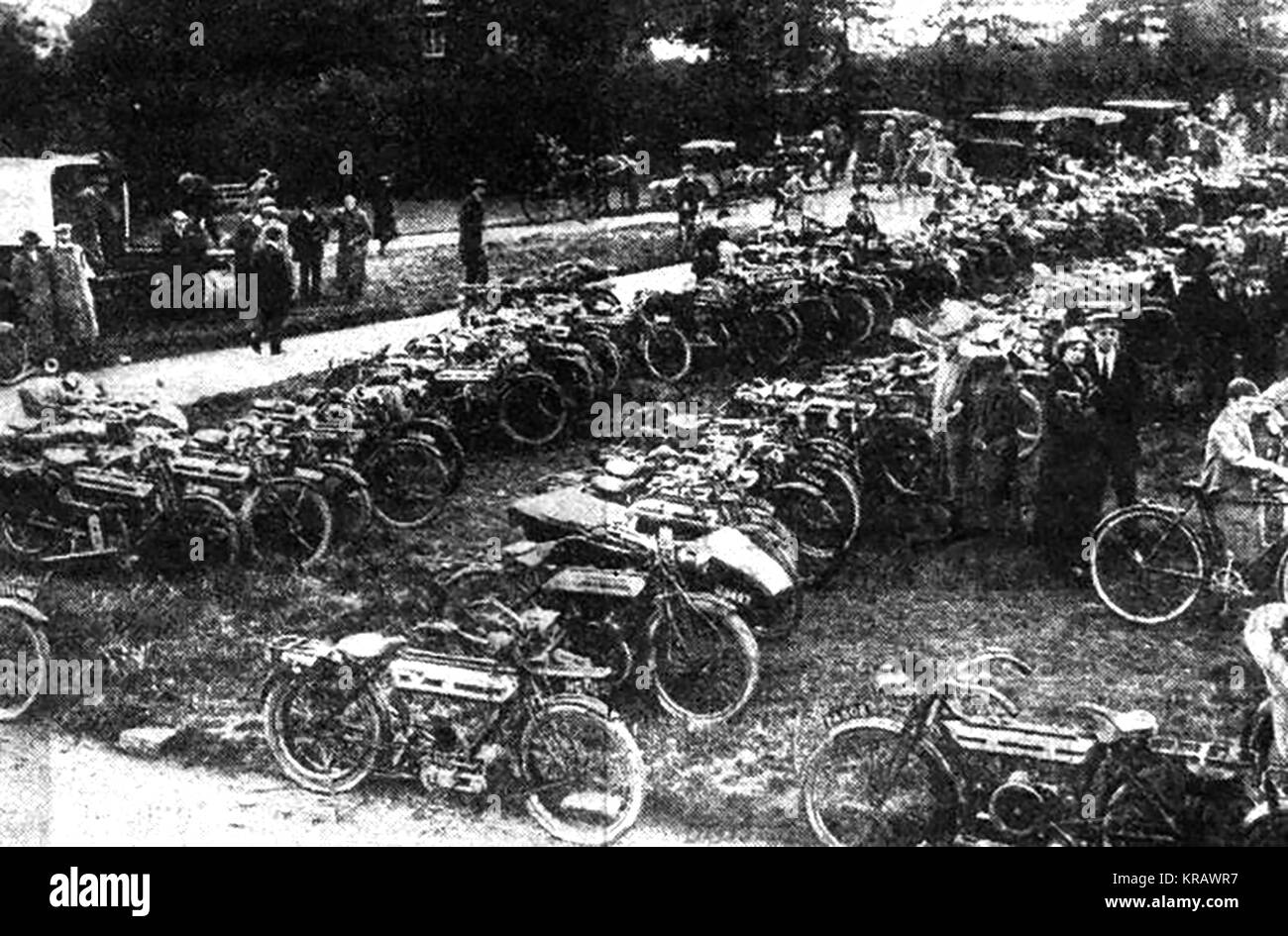 World War One photograph - WWI Thousands of motorcyclists in London ...