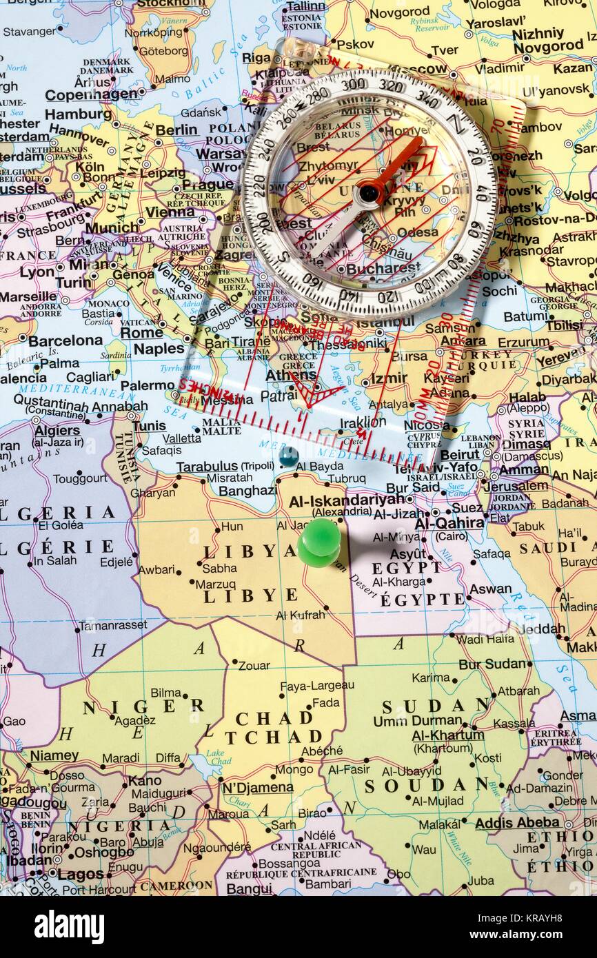 Simple world map outline hi-res stock photography and images - Alamy