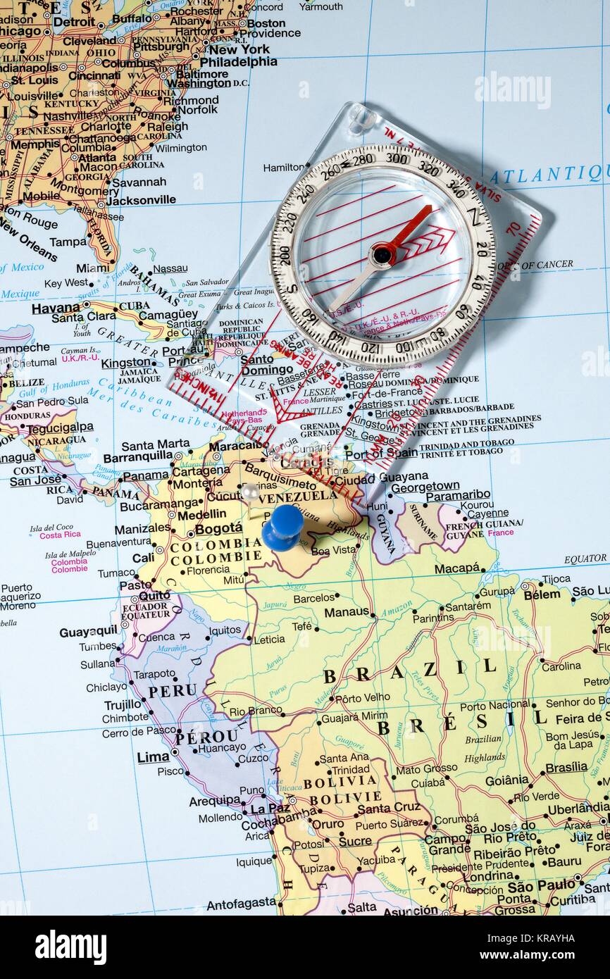 World map countries outline hi-res stock photography and images - Alamy