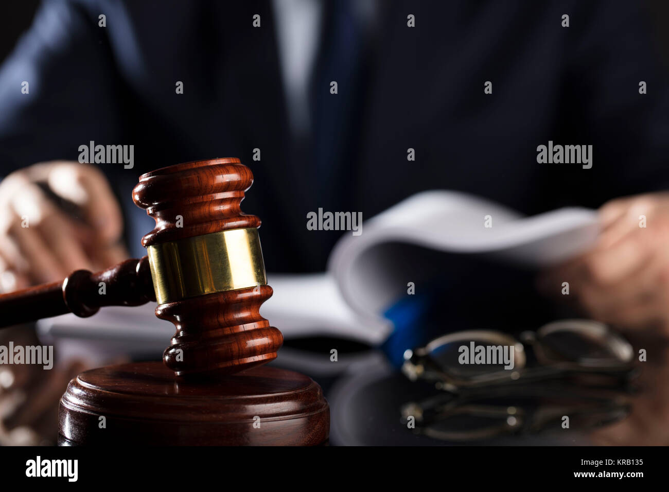 Courtroom gavel hi-res stock photography and images - Alamy