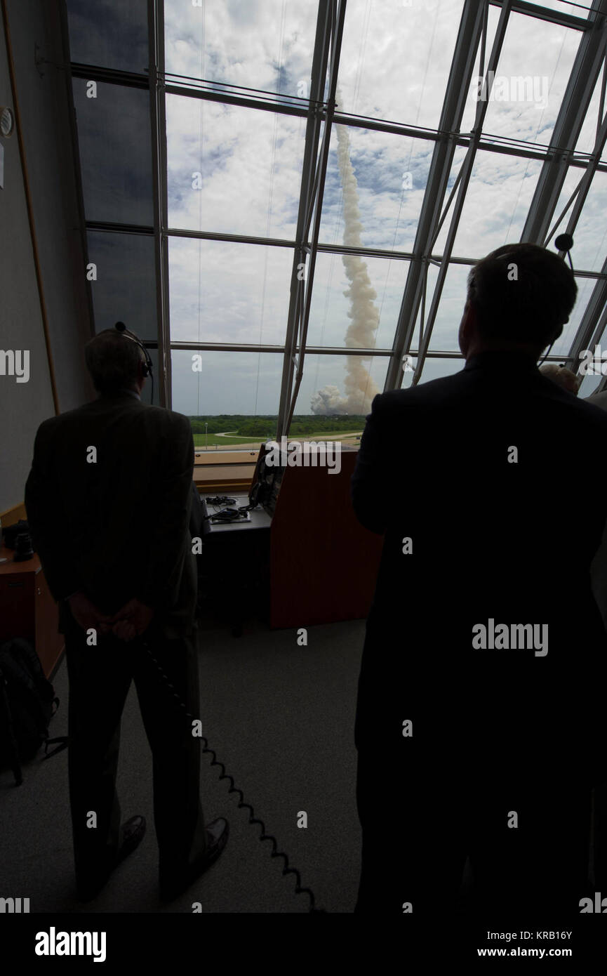 Nasa control room hi-res stock photography and images - Alamy