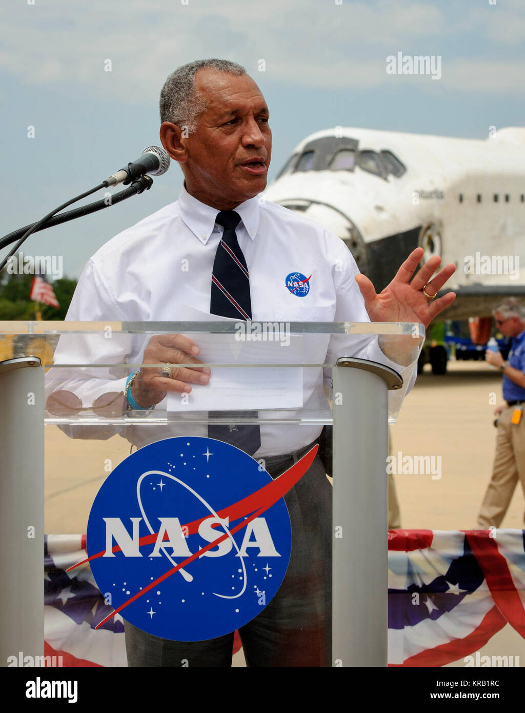 NASA administrator Charles Bolden addresses Kennedy Space Center ...