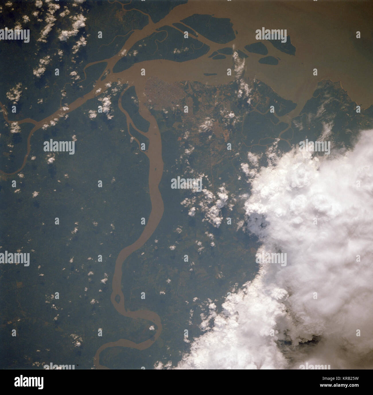 BELEM, RIO GUAMA Foz do Guamá Stock Photo - Alamy