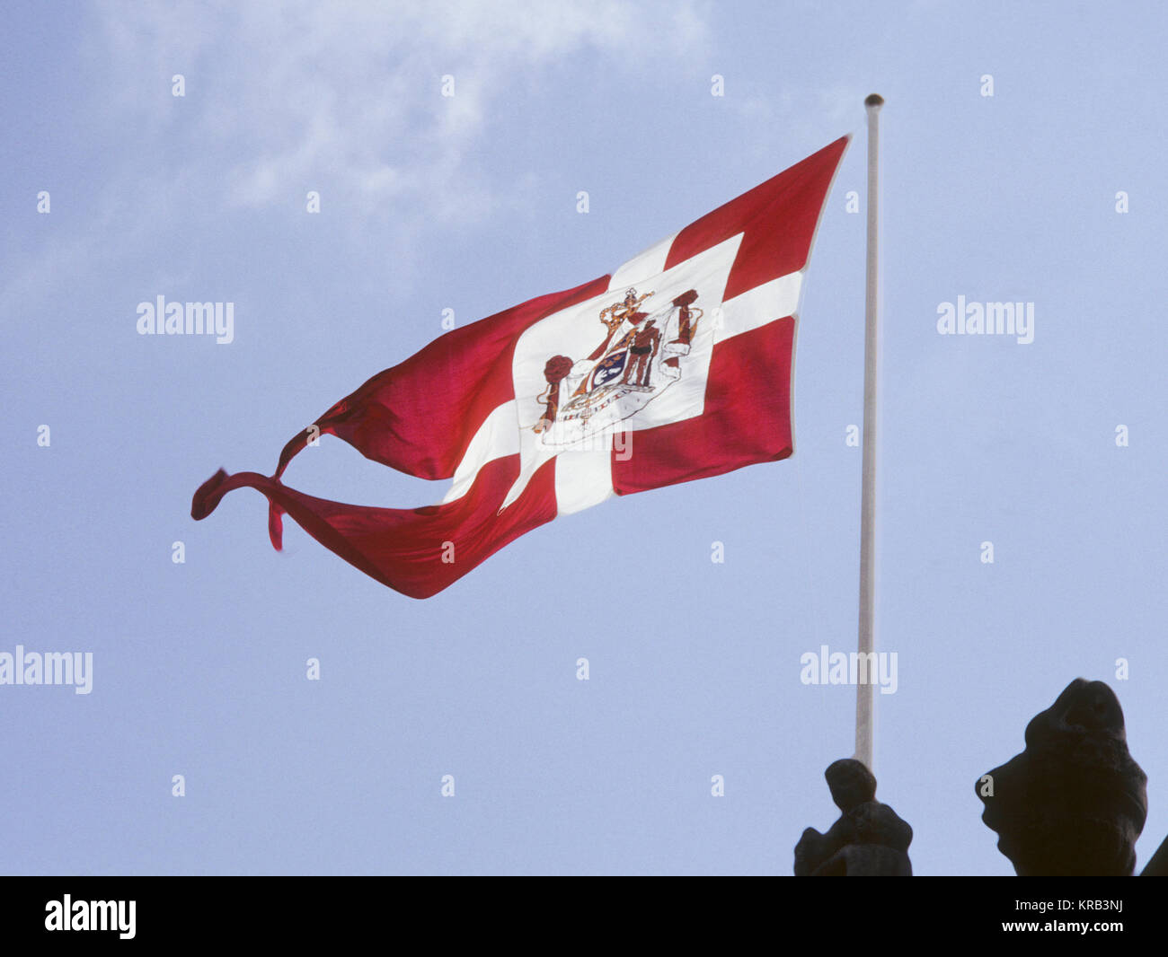 Royal standard flag and queen hi-res stock photography and images - Alamy