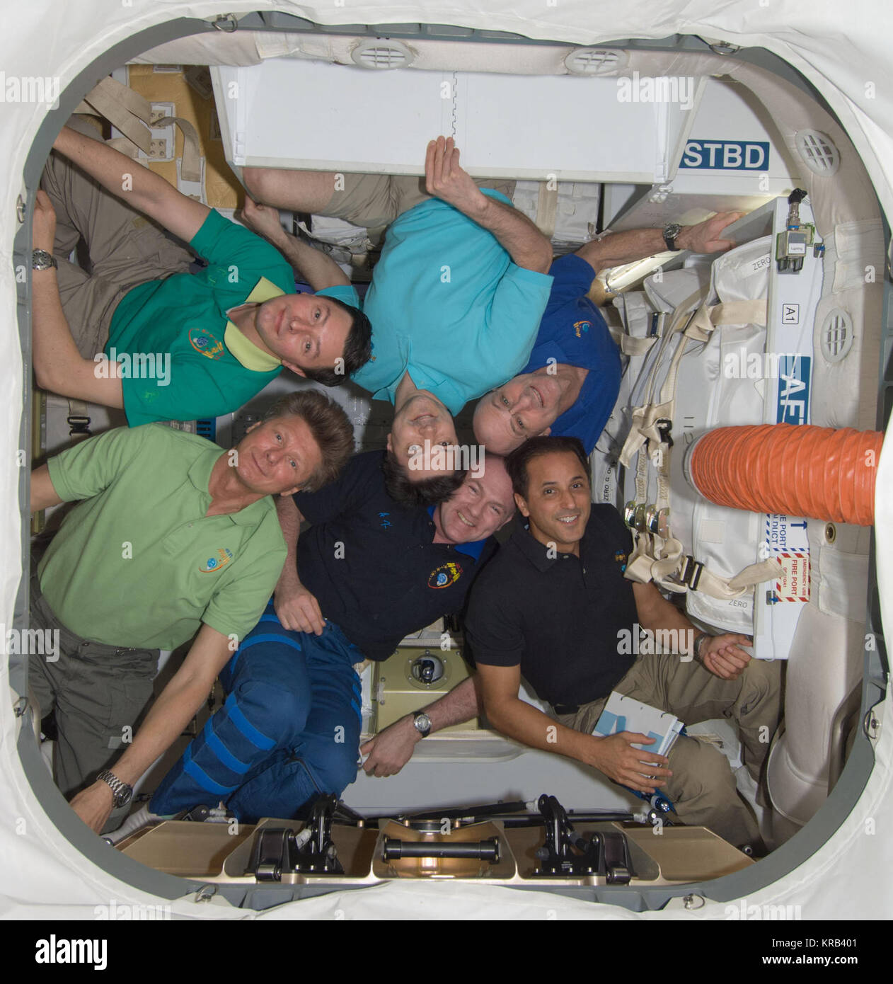 Spacex dragon crew spacecraft hi-res stock photography and images - Alamy