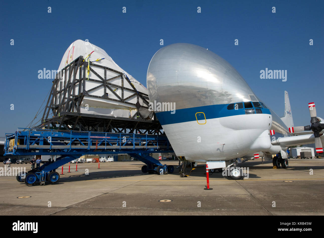 Loading of Space Shuttle Full Fuselag Trainer (FFT) crew compartment ...