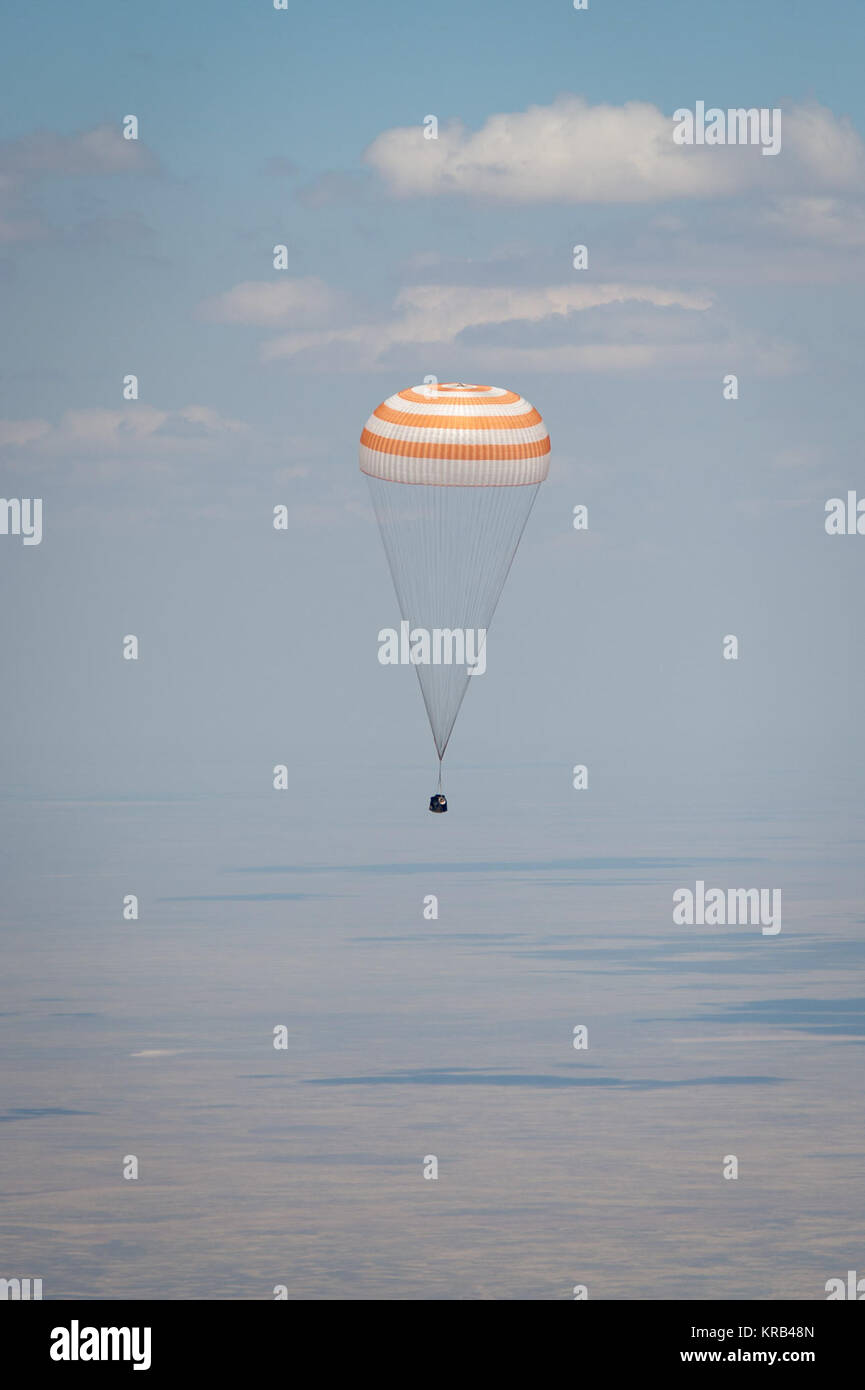 Soyuz capsule from expedition hi-res stock photography and images - Alamy