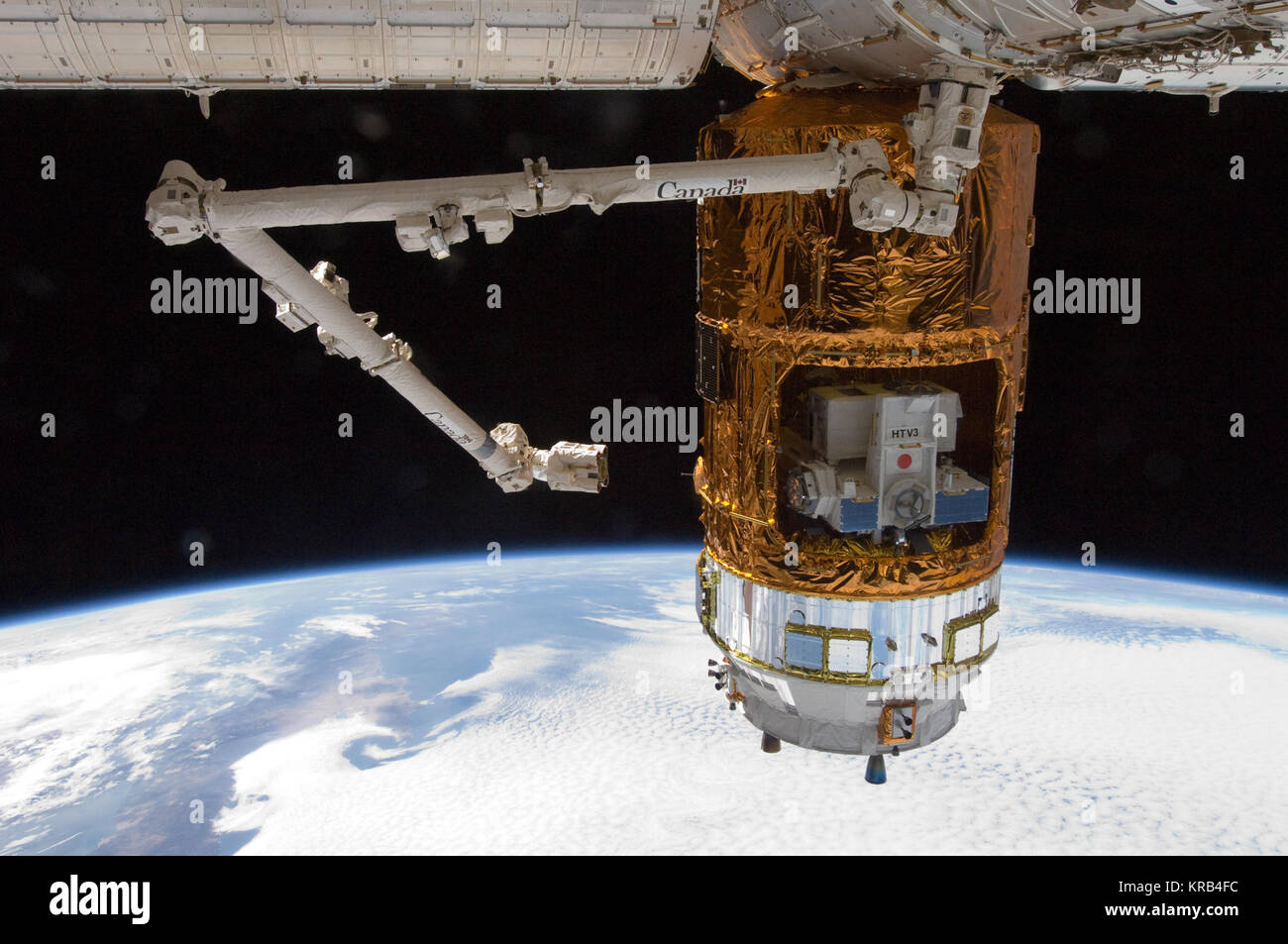 Crew berthing hi-res stock photography and images - Alamy