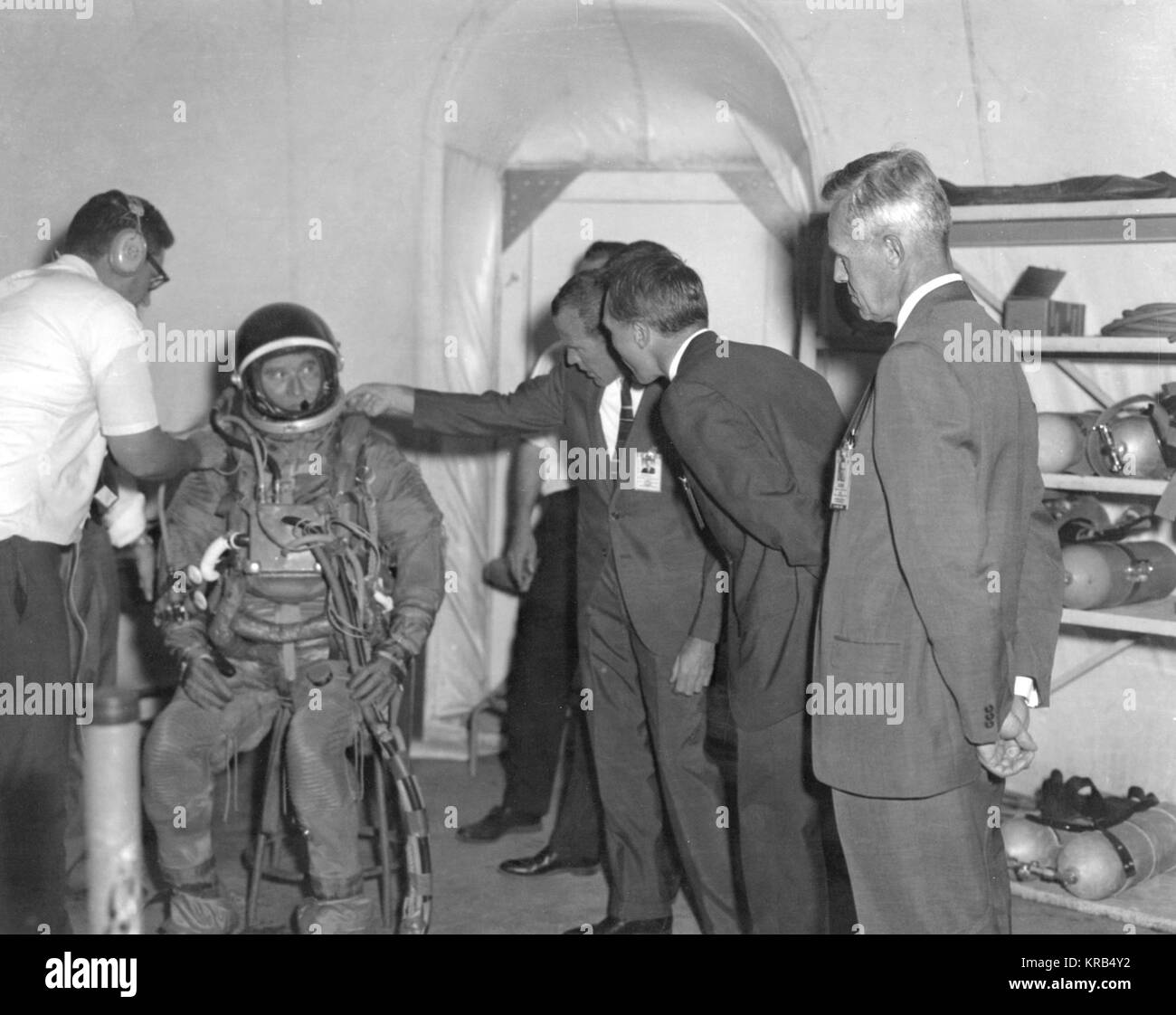 Pressurized flight suit hi-res stock photography and images - Alamy