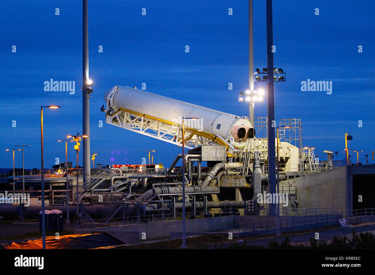 Errection hi-res stock photography and images - Alamy