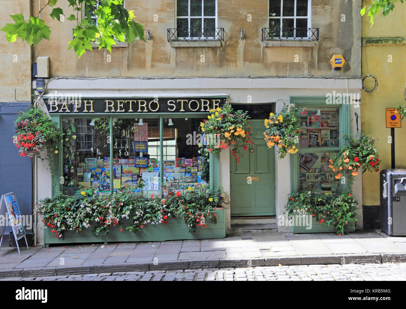 Bath Retro Shop, Bath Stock Photo - Alamy