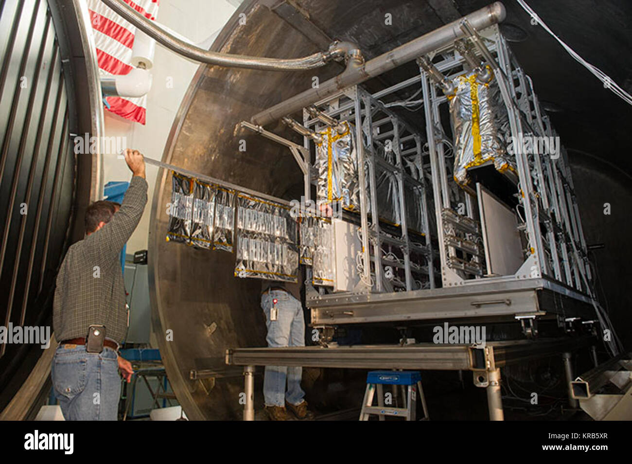 Load test hi-res stock photography and images - Alamy