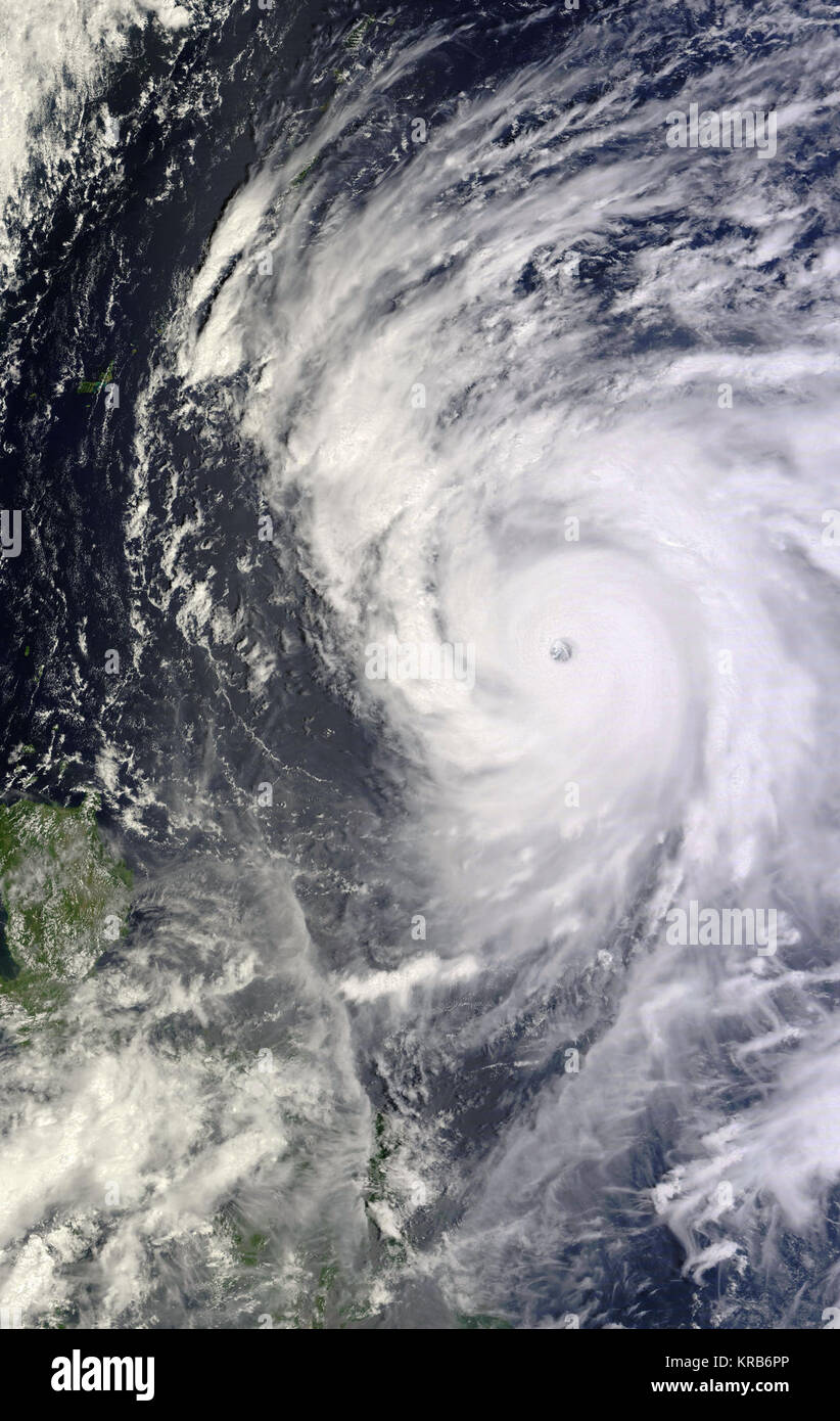 Typhoon sanba hi-res stock photography and images - Alamy