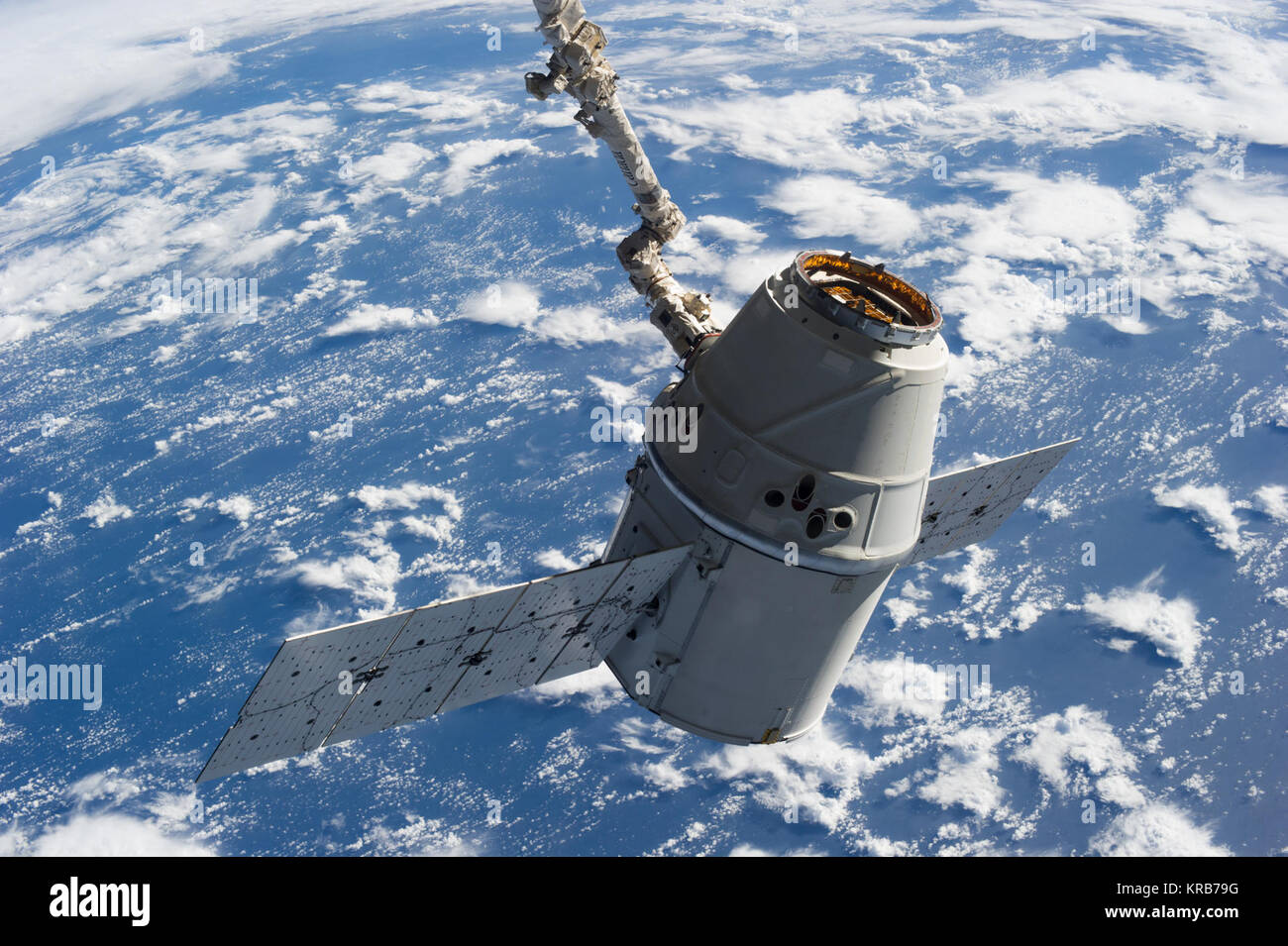 SpaceX CRS-2 berthing 1 Stock Photo - Alamy