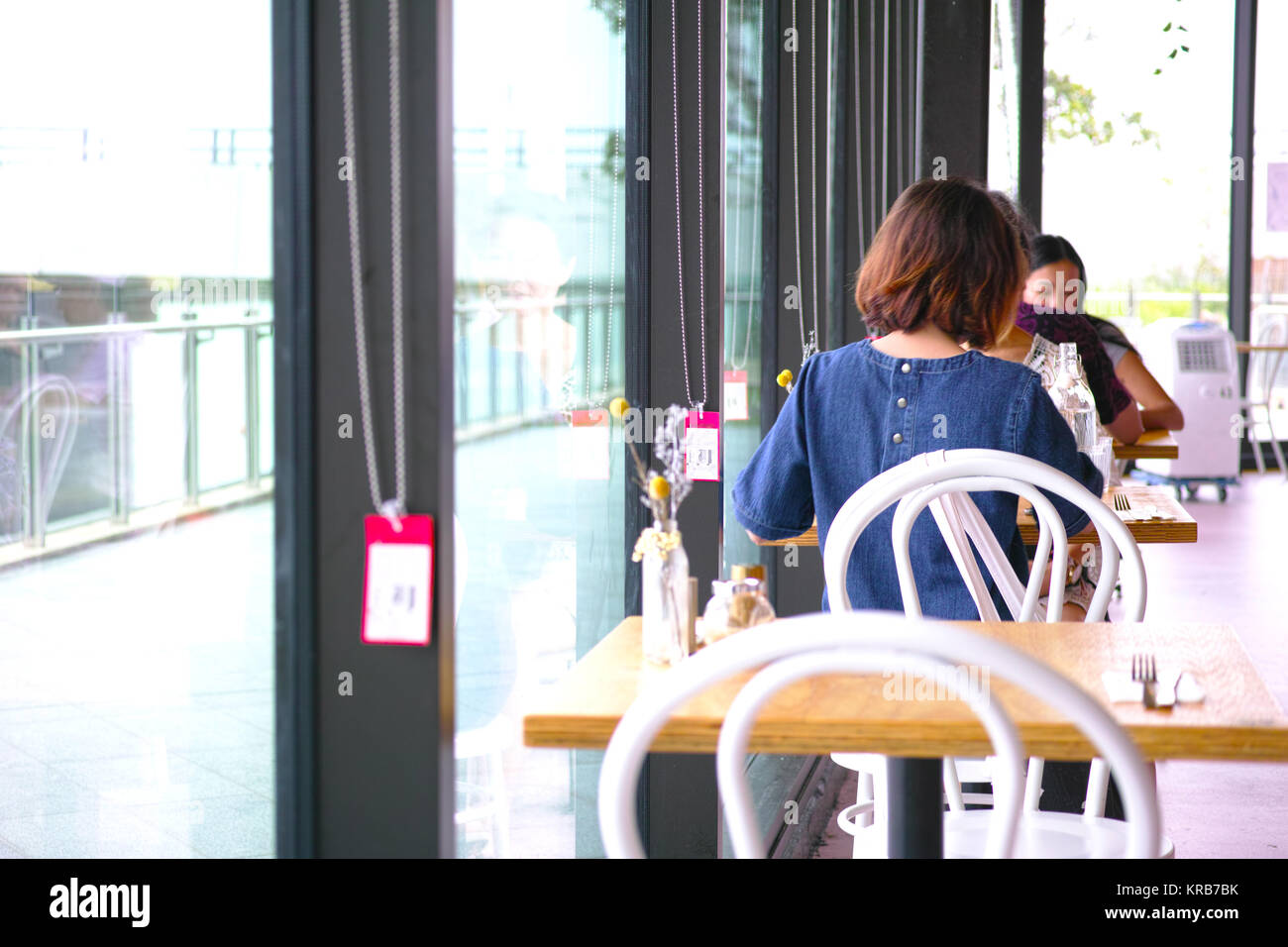 Big table cafe australia hi-res stock photography and images - Alamy