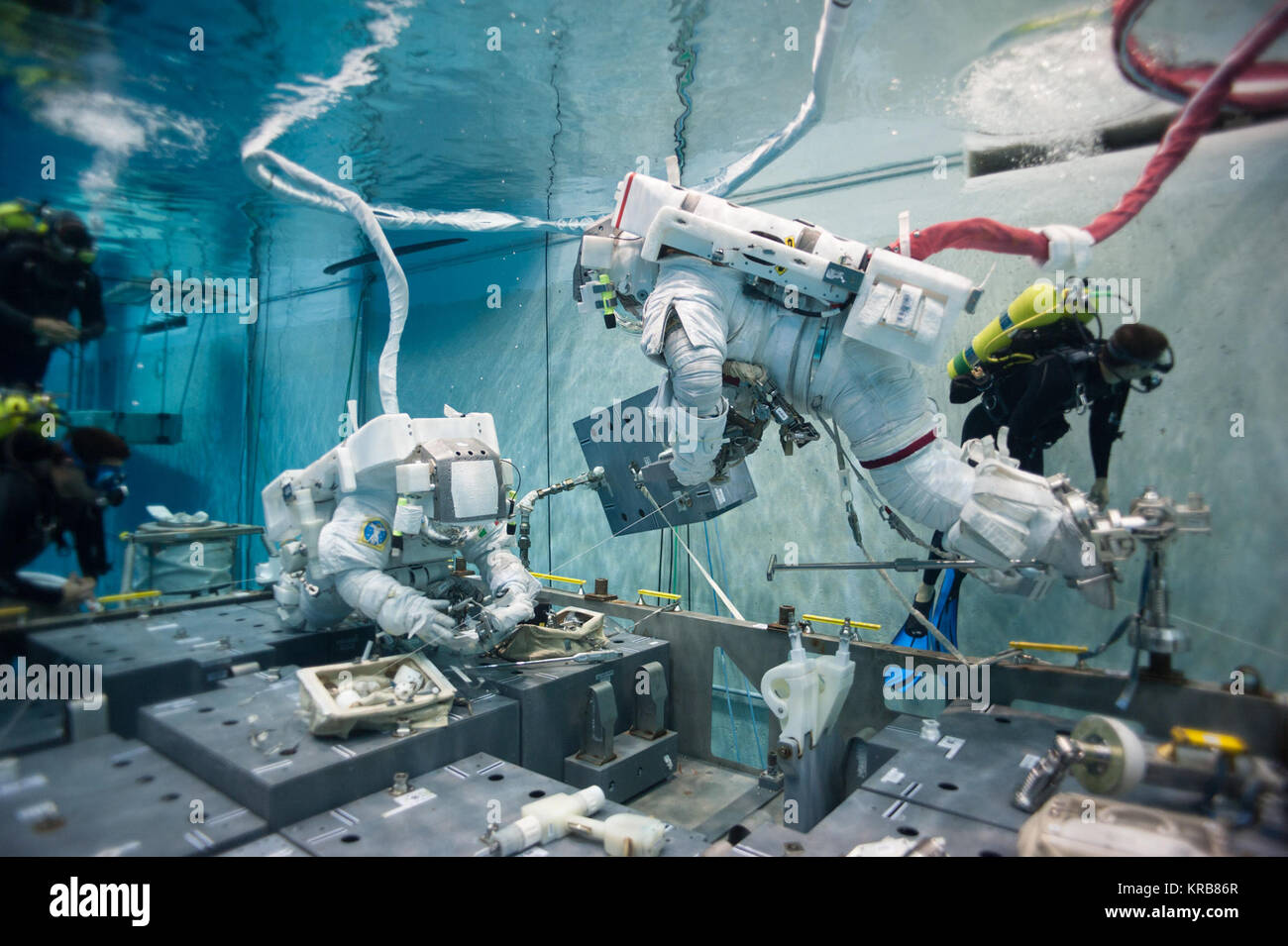 Neutral buoyancy lab nbl hi-res stock photography and images - Alamy