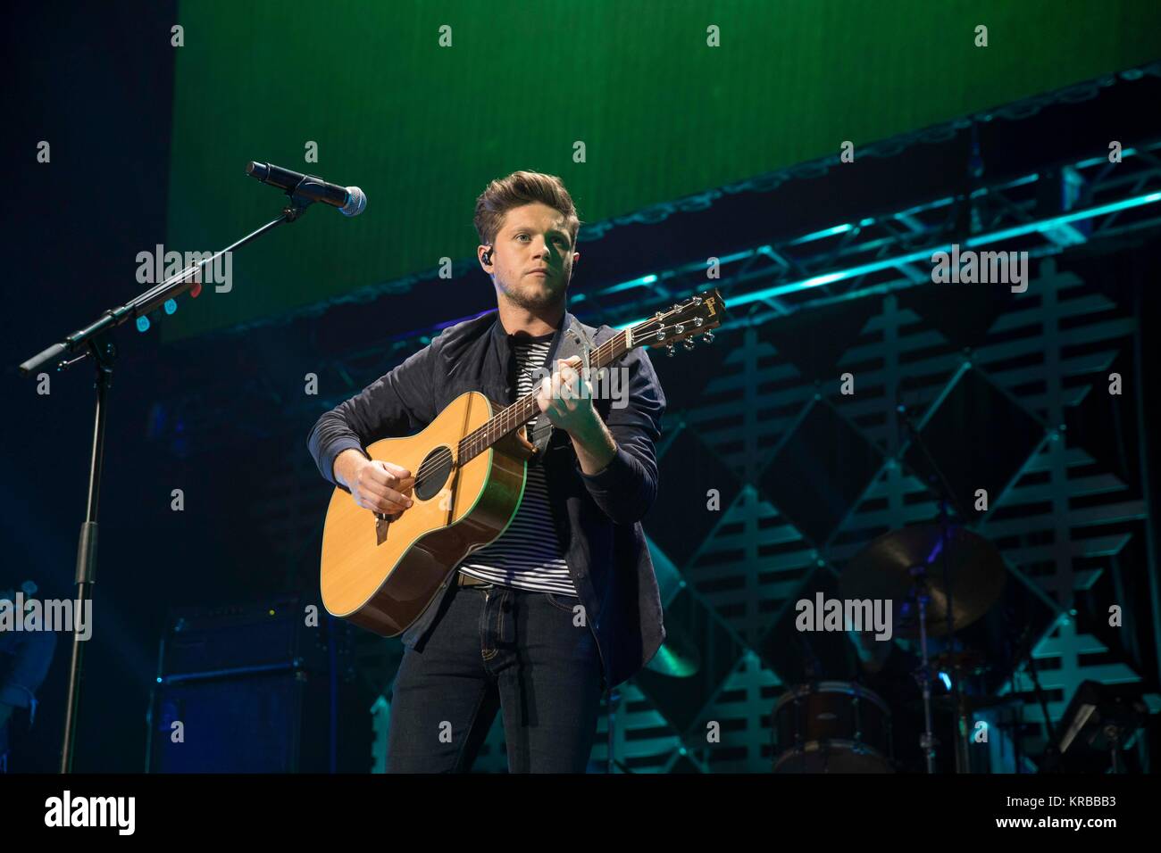 Niall Horan performs at the 2017 Jingle Ball in San Jose, CA, November ...