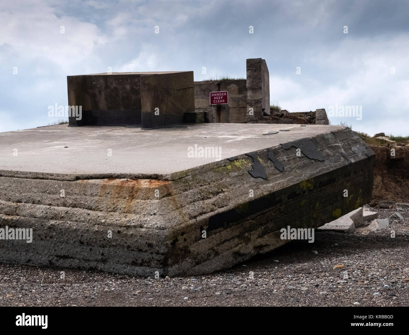 Humberside, WW2 Gun emplacements and military defence, derelict and ...