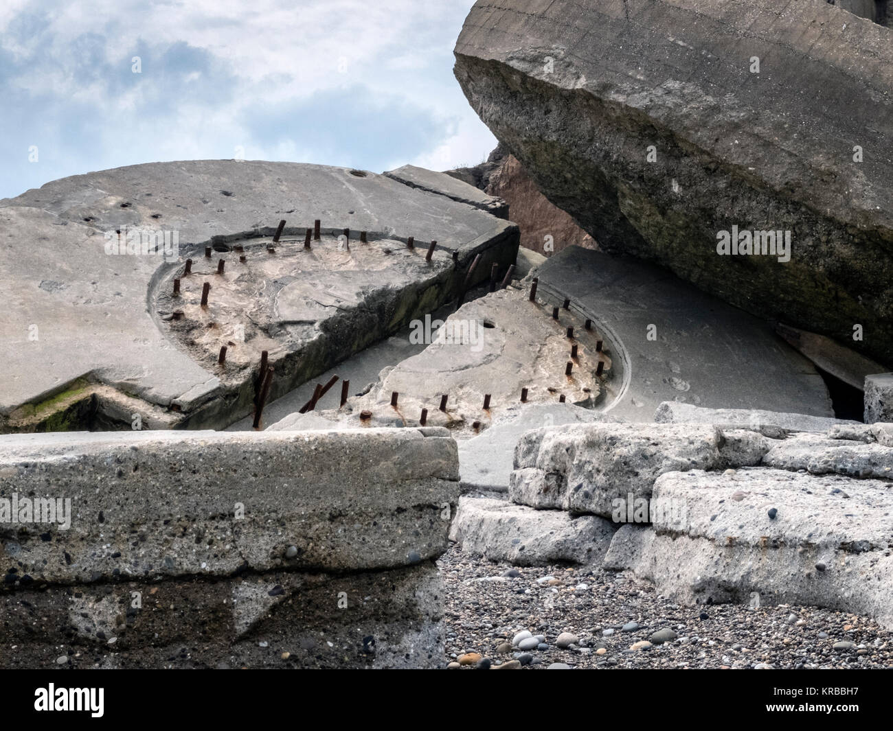 Humberside, WW2 Gun emplacements and military defence, derelict and ...