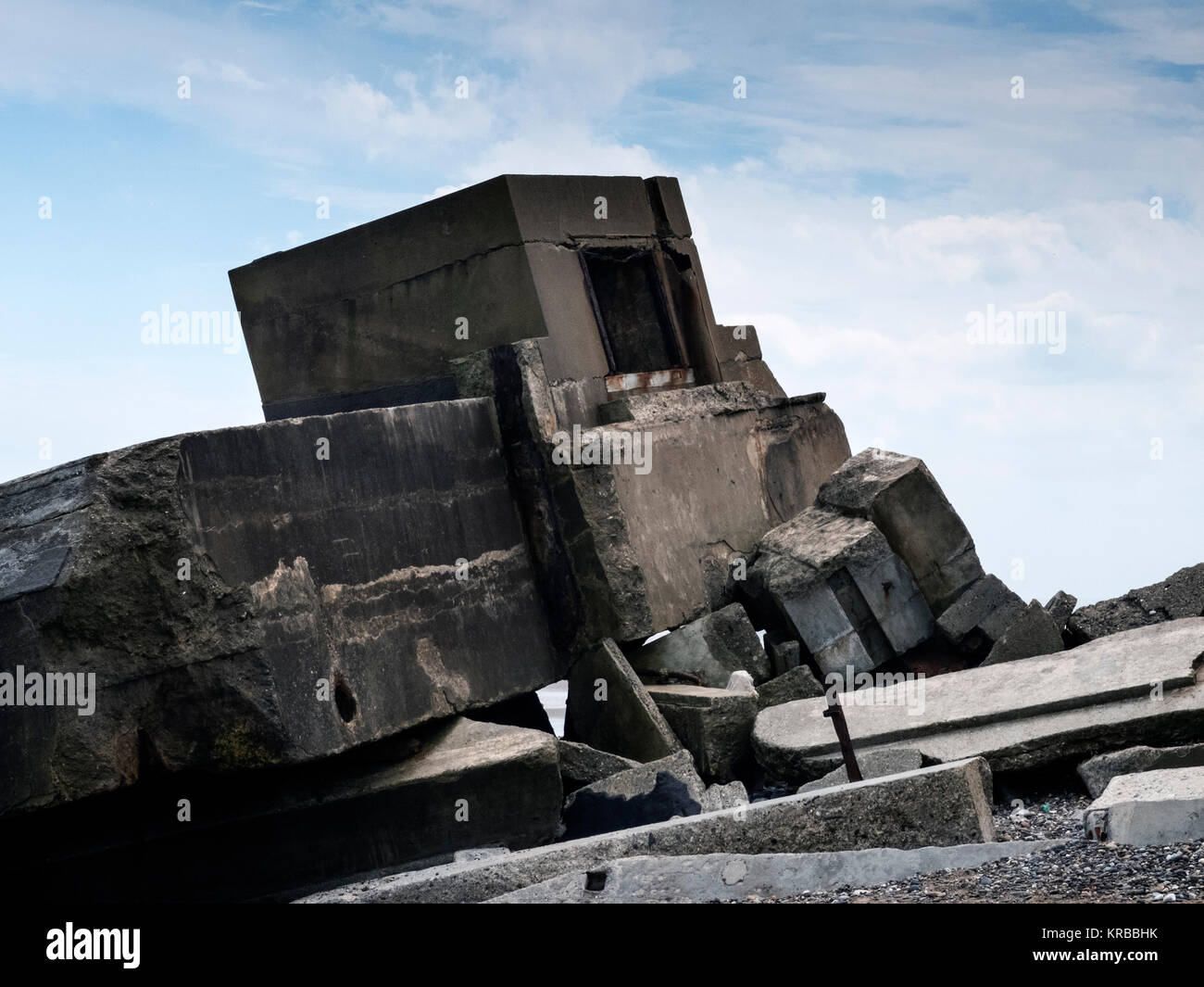 Humberside, WW2 Gun emplacements and military defence, derelict and ...