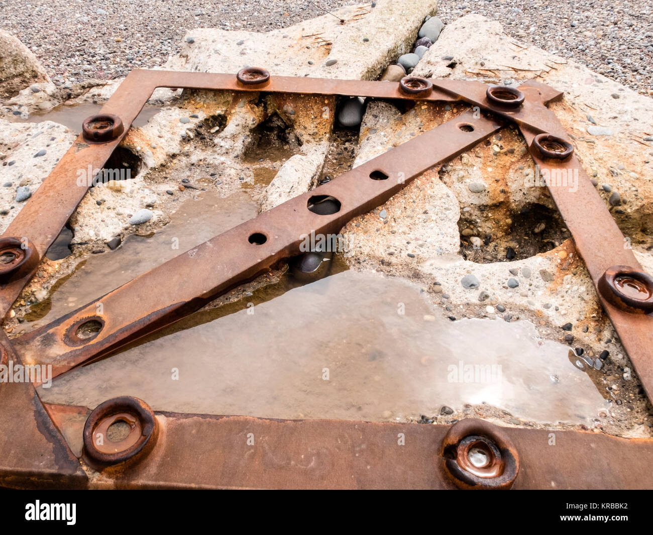 Humberside, WW2 Gun emplacements and military defence, derelict and ...