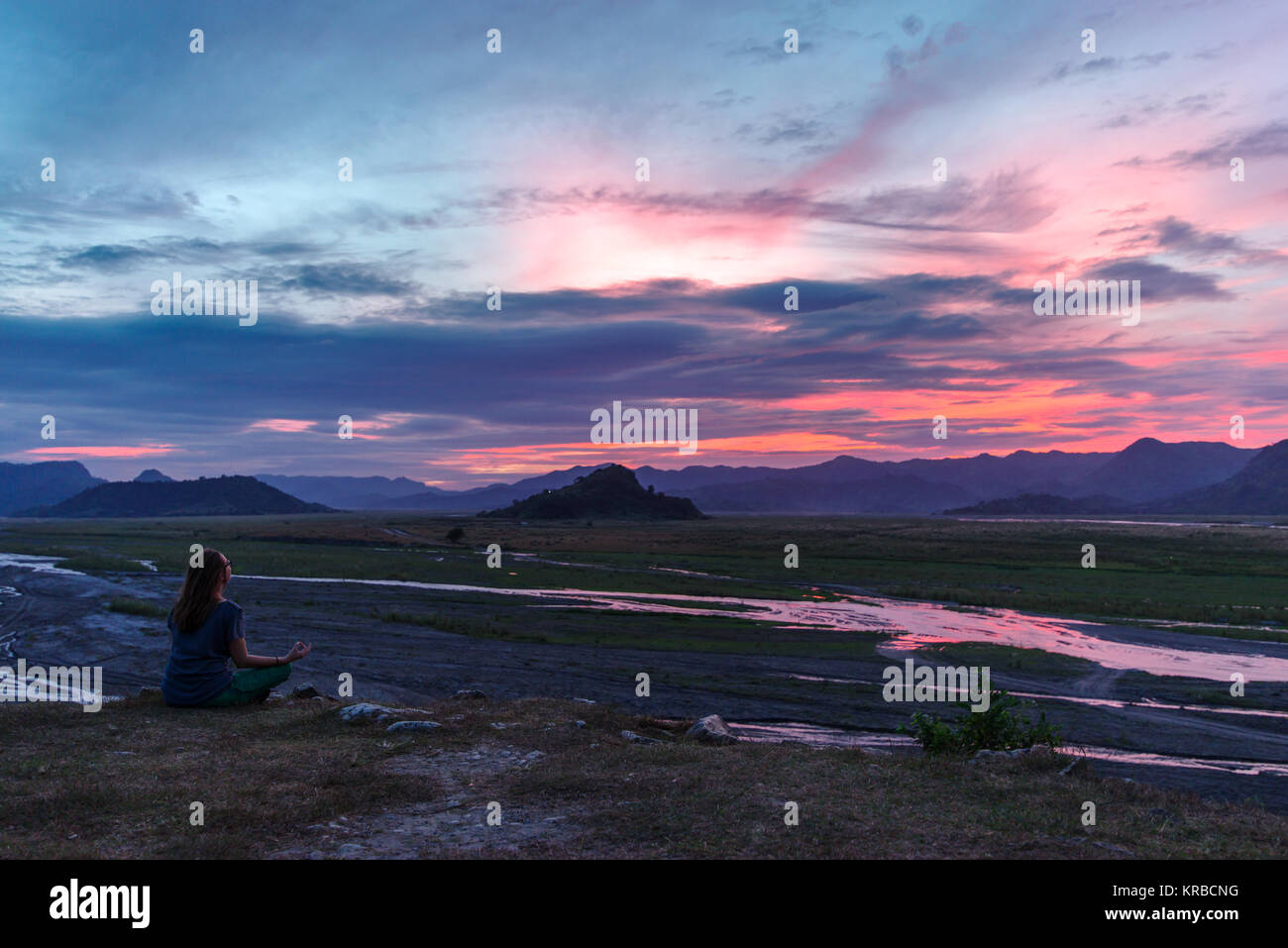 Beautiful sunset in the philippines hi-res stock photography and images ...