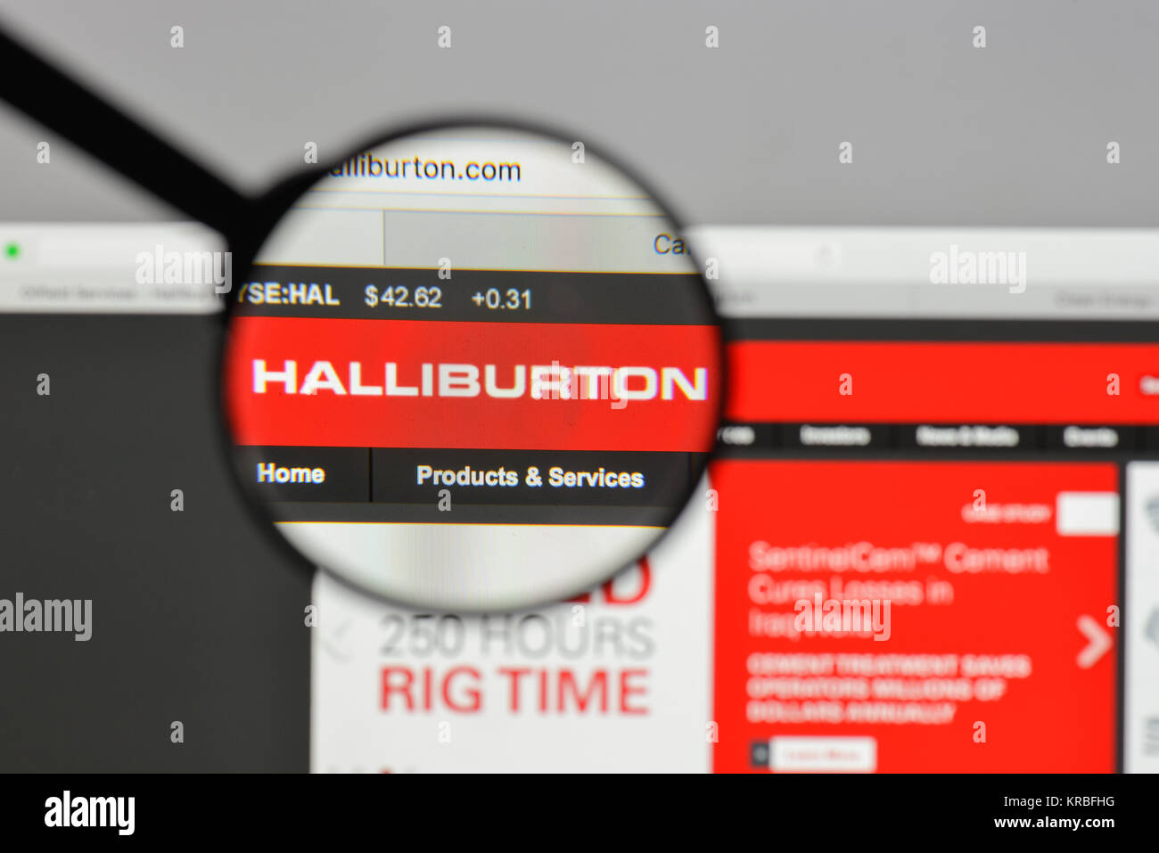Halliburton logo hi-res stock photography and images - Alamy