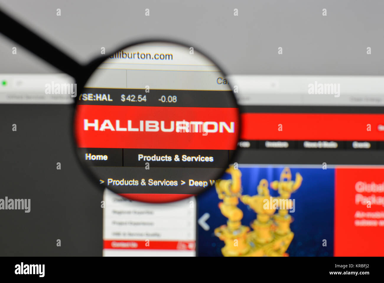 Halliburton logo hi-res stock photography and images - Alamy