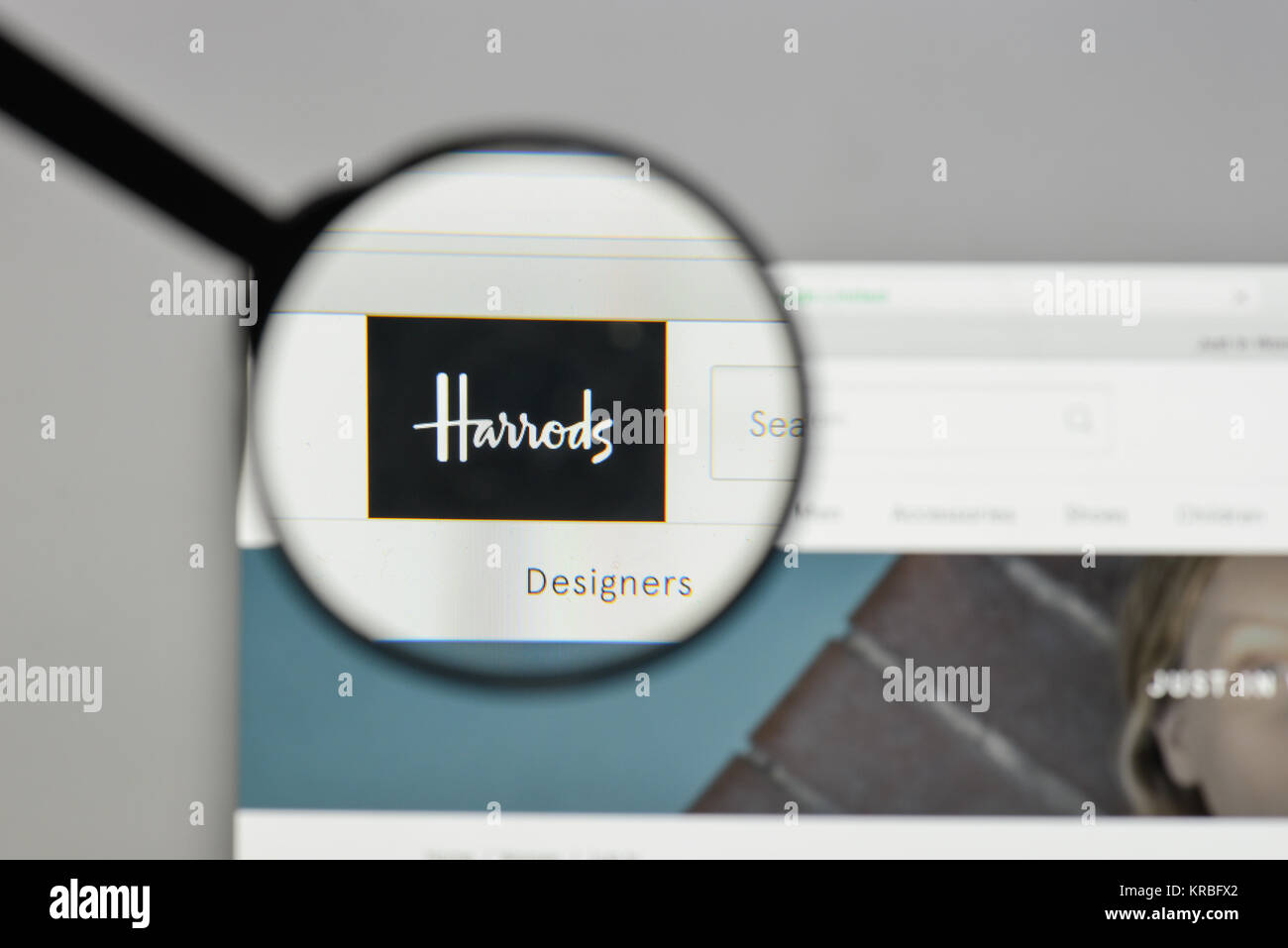 Harrods logo hi-res stock photography and images - Alamy