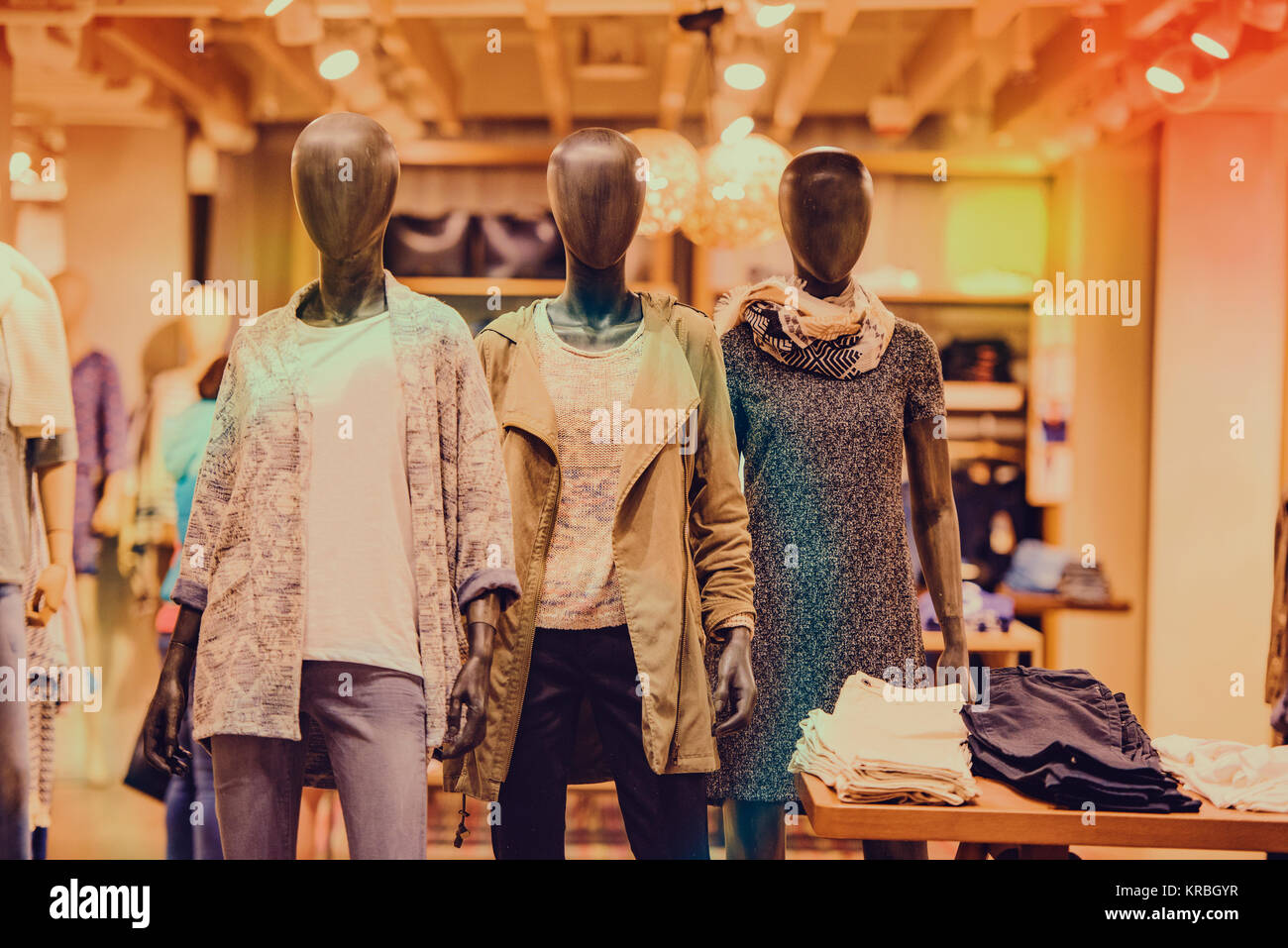 Female clothing store hi-res stock photography and images - Alamy