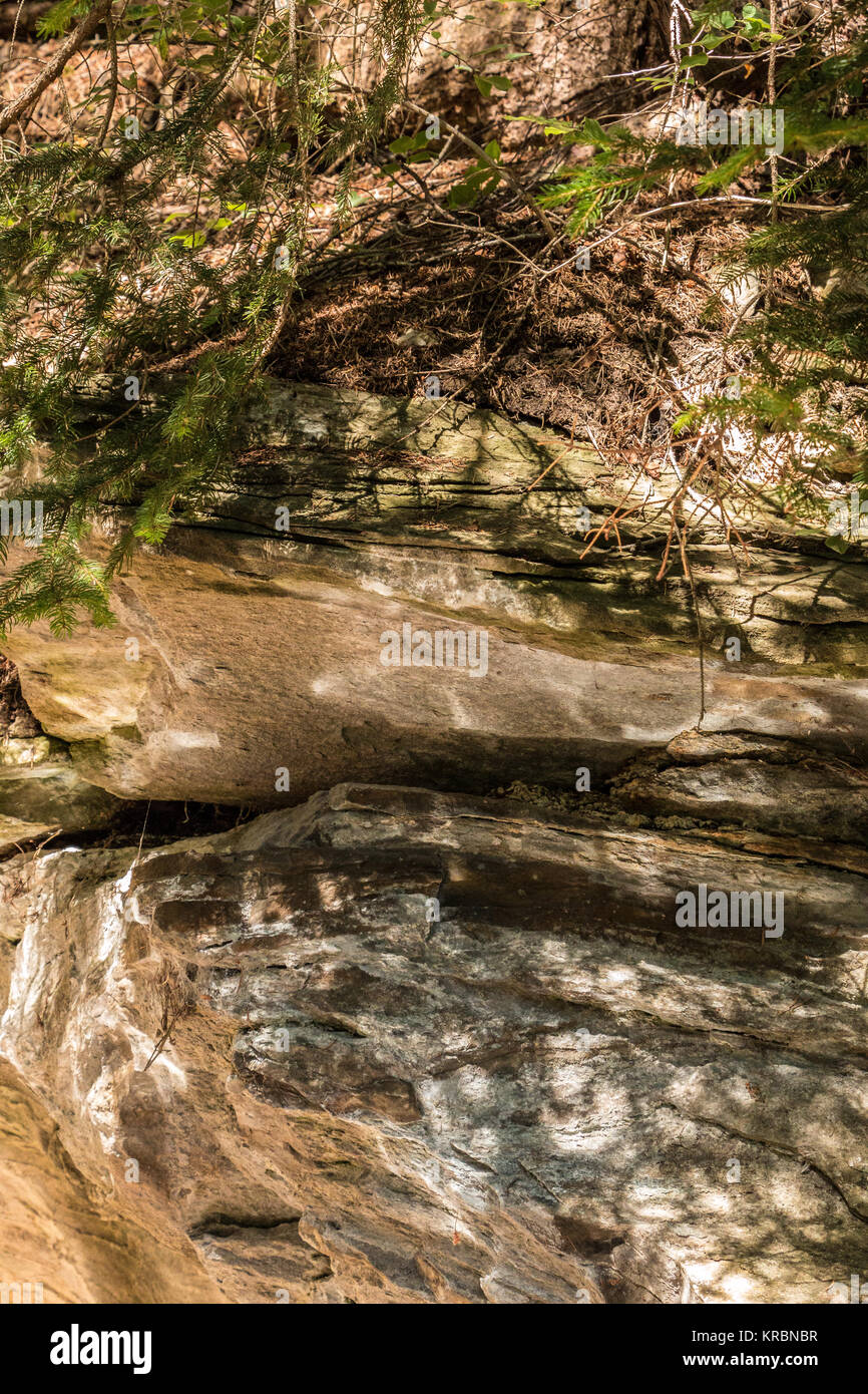 Reflections of rocks hi-res stock photography and images - Alamy